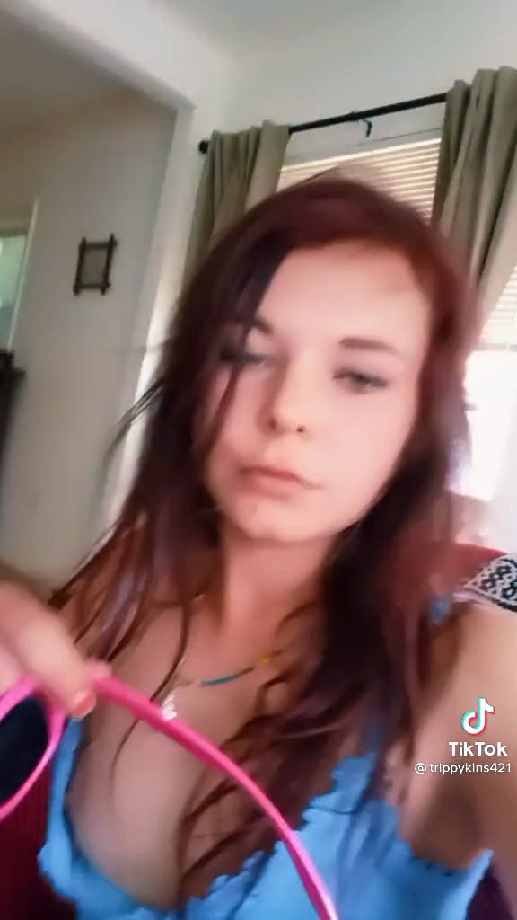 Nip slip | Scrolller