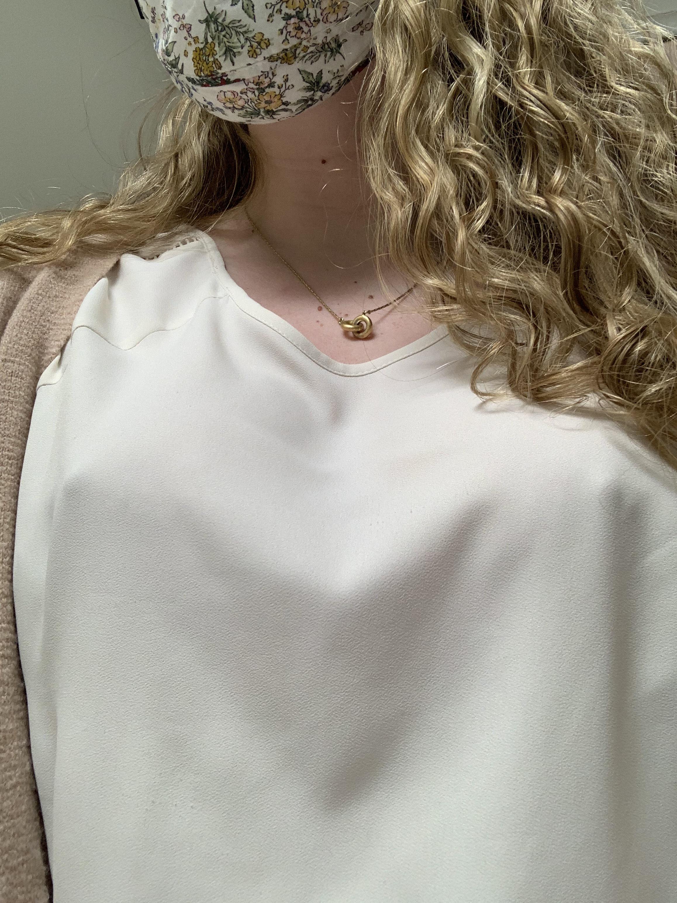 No bra at work today 😈 | Scrolller