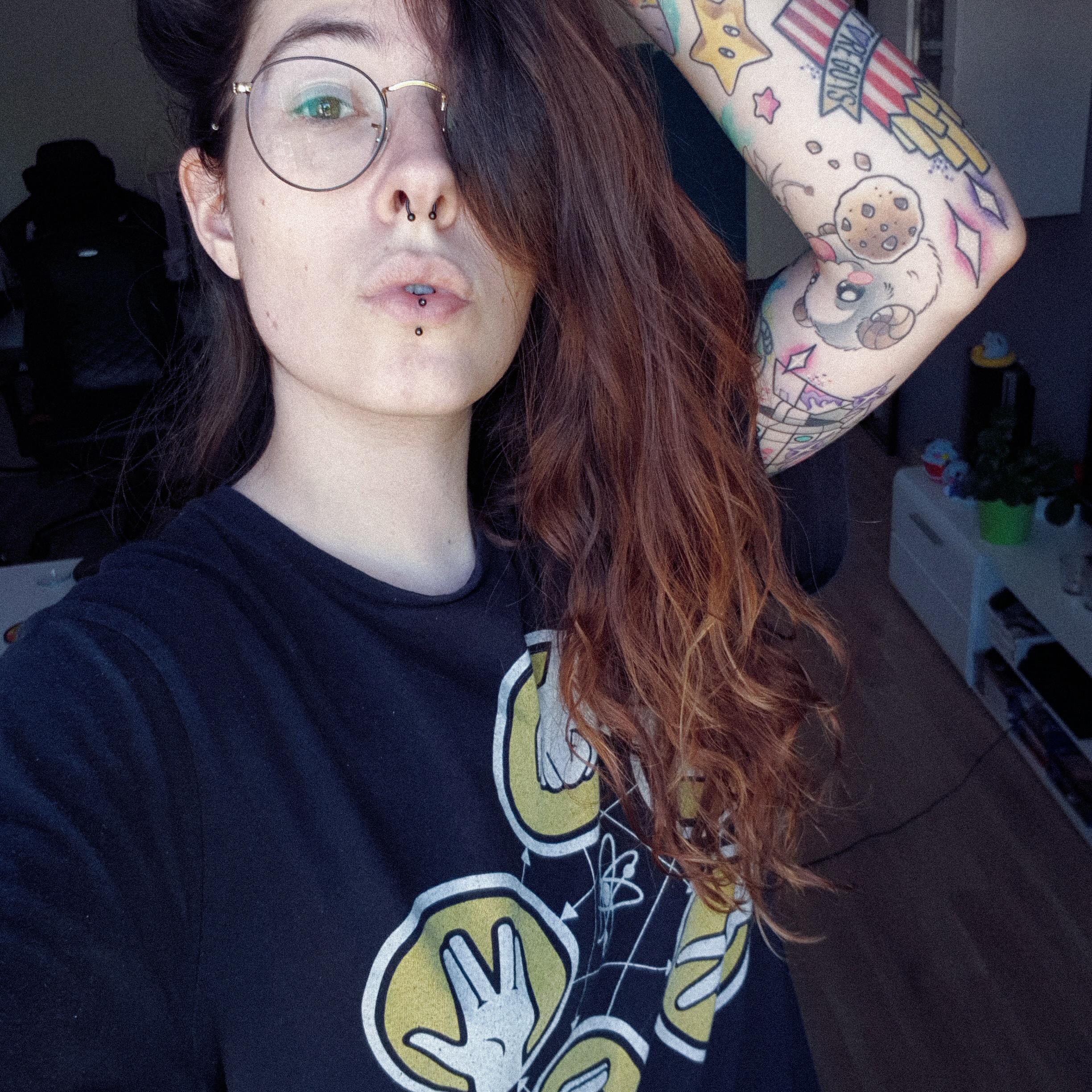 No Make Up Monday 🐳 - does someone recognize the shirt? | Scrolller