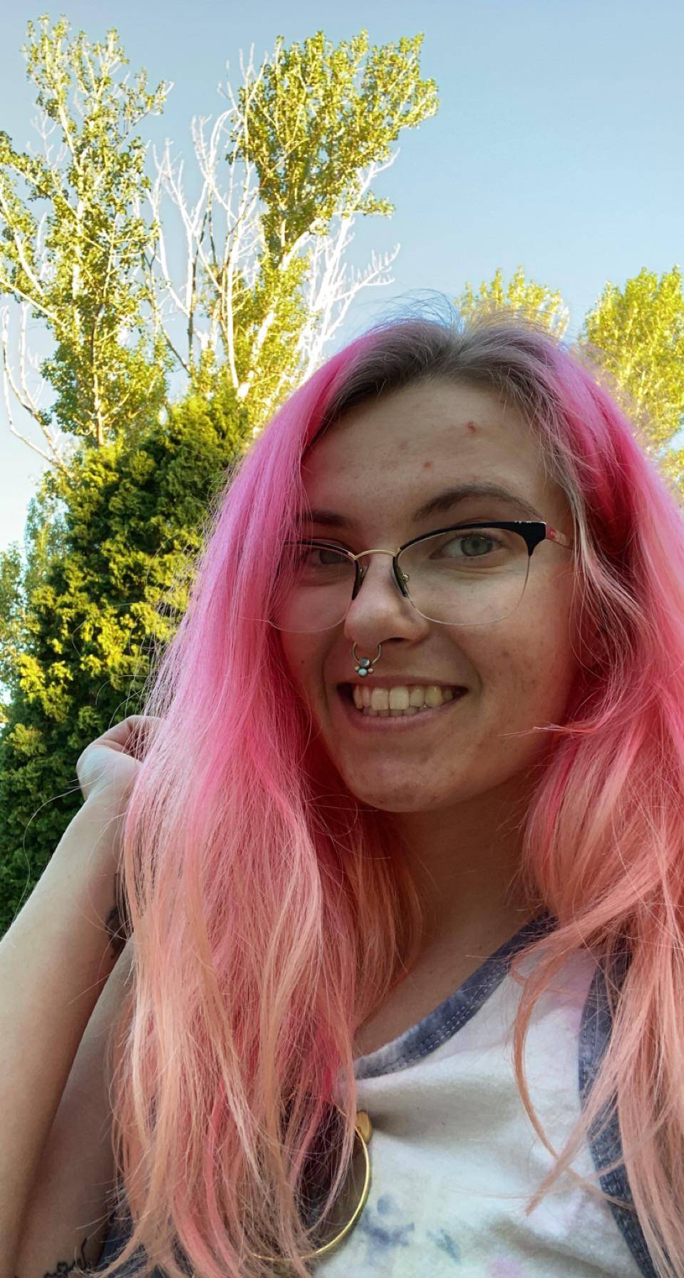 No make up, no edits, like my face? (Over 18) | Scrolller