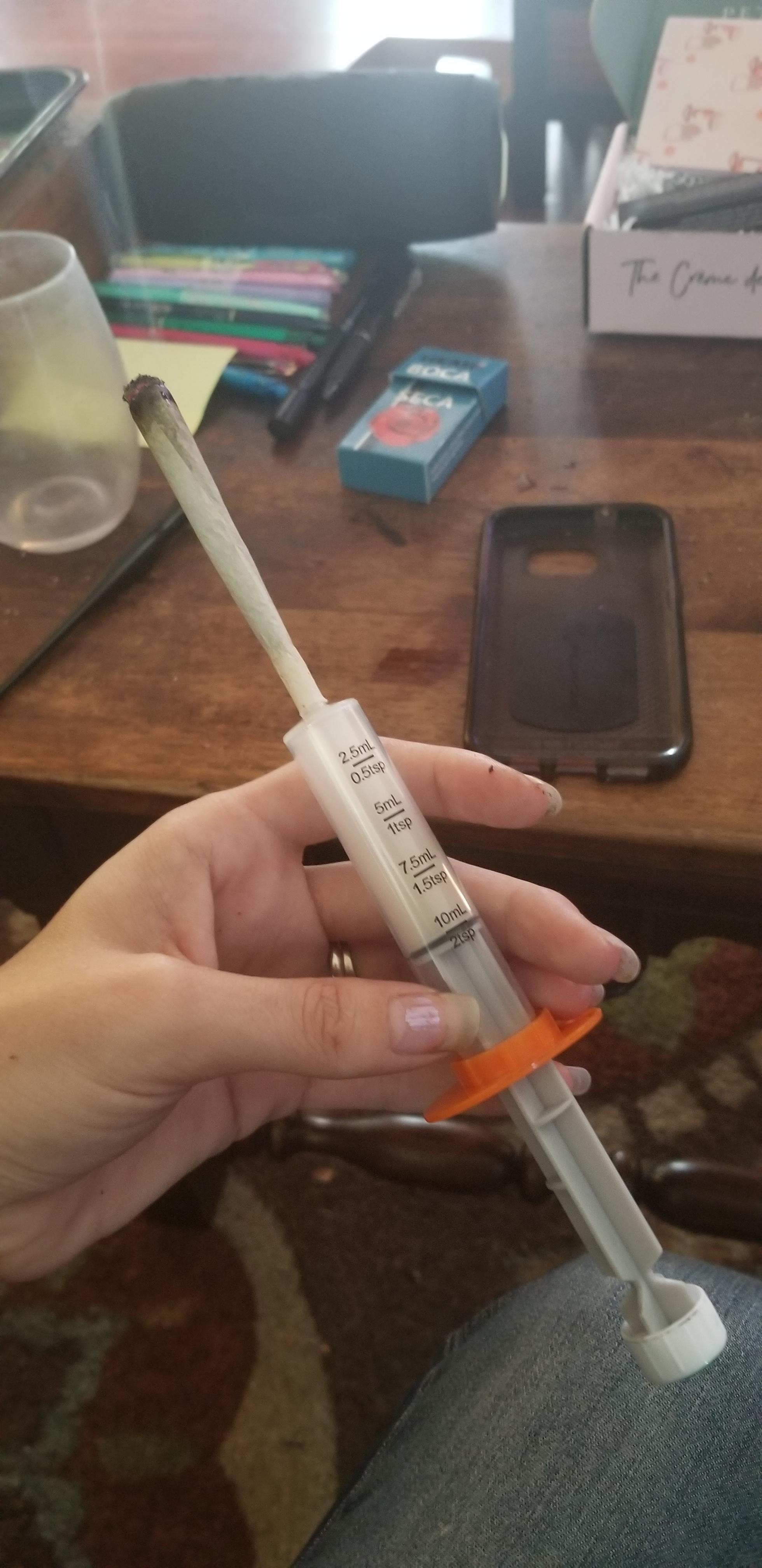 No-suction smoking after wisdom tooth extraction using a children's oral medicine syringe ;p ...