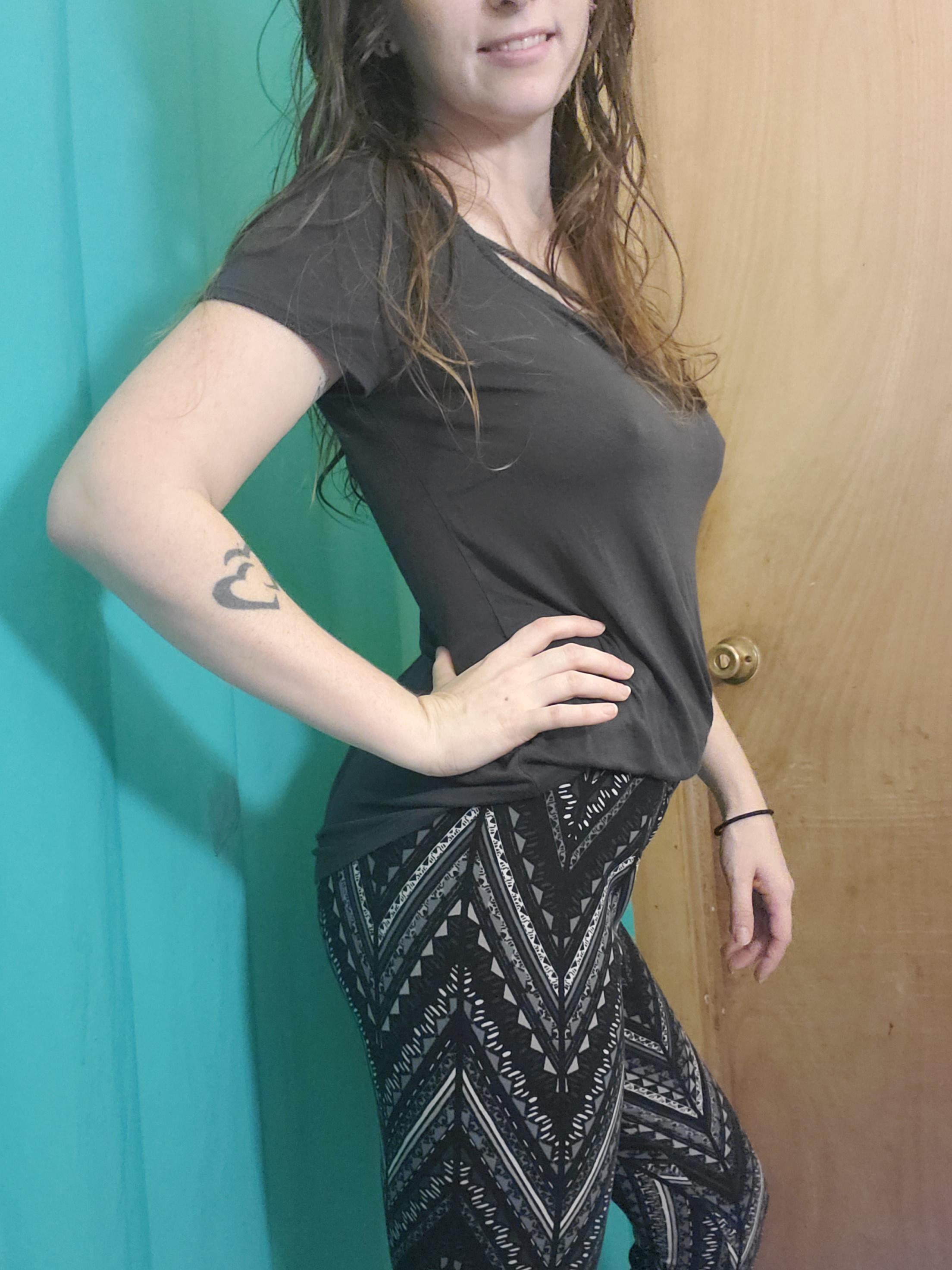 No work=No bra | Scrolller