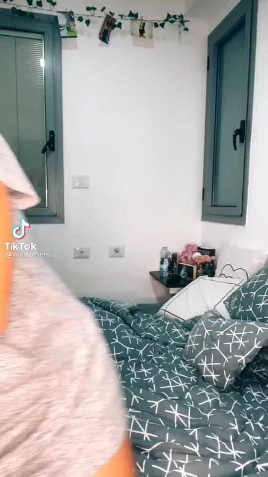 Noa Perets | Scrolller