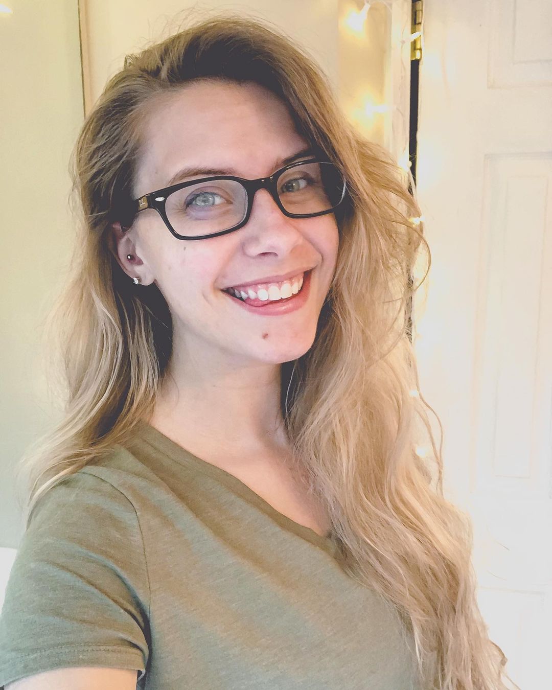 Noisybutters (irtr) | Scrolller