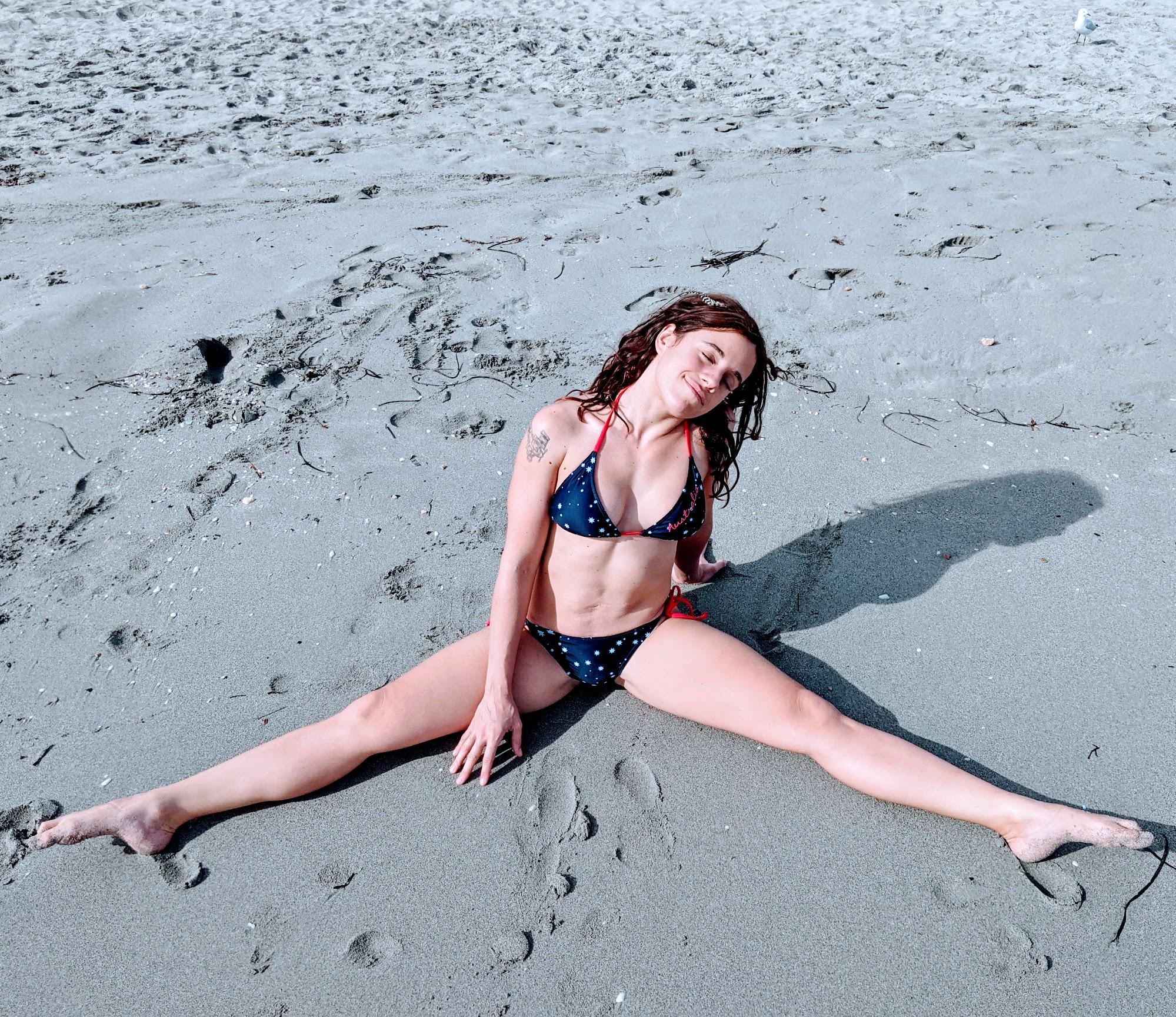 Not posing: do my legs still stand out? | Scrolller