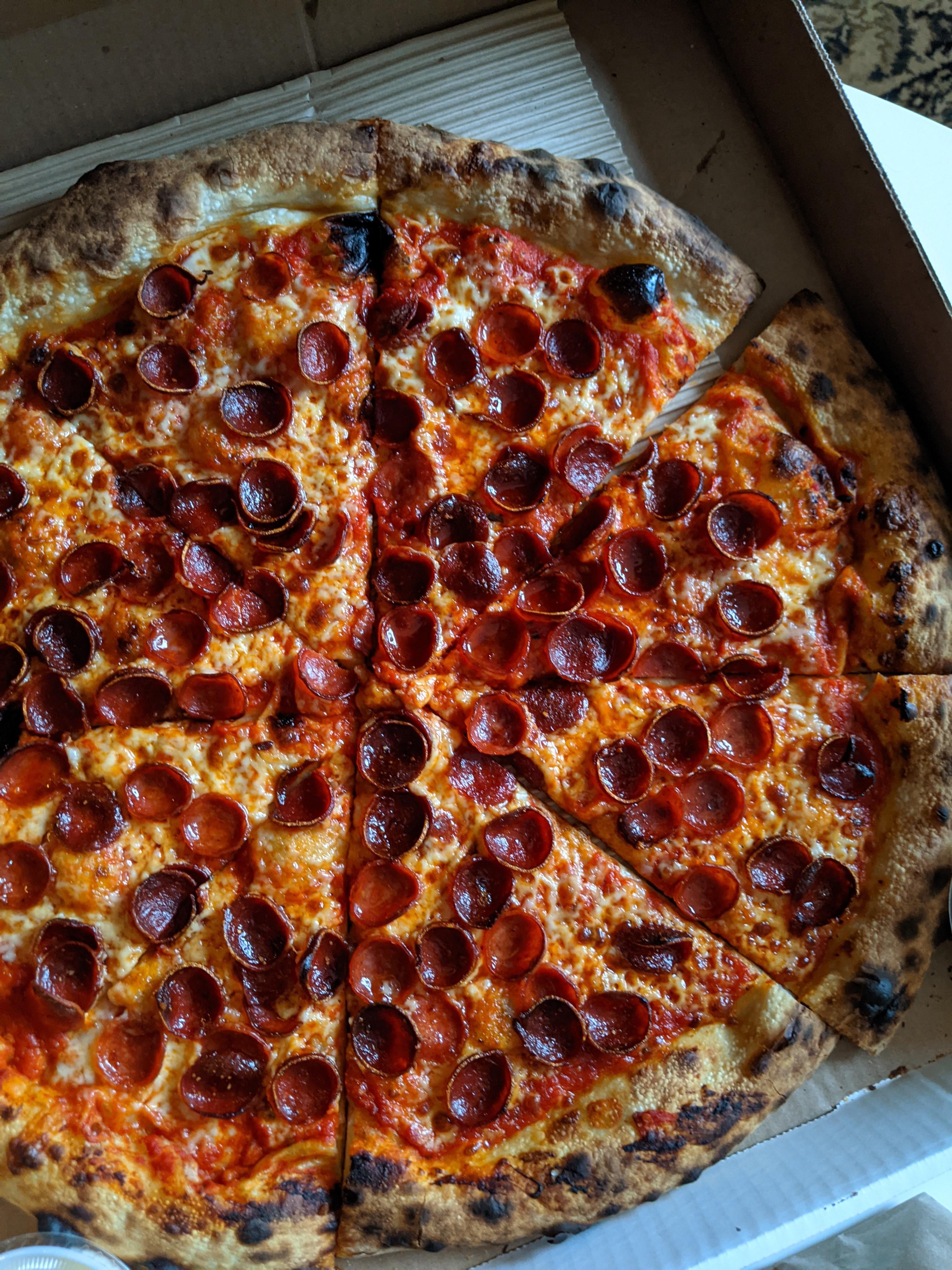 Nothing beats a classic pepperoni pizza | Scrolller