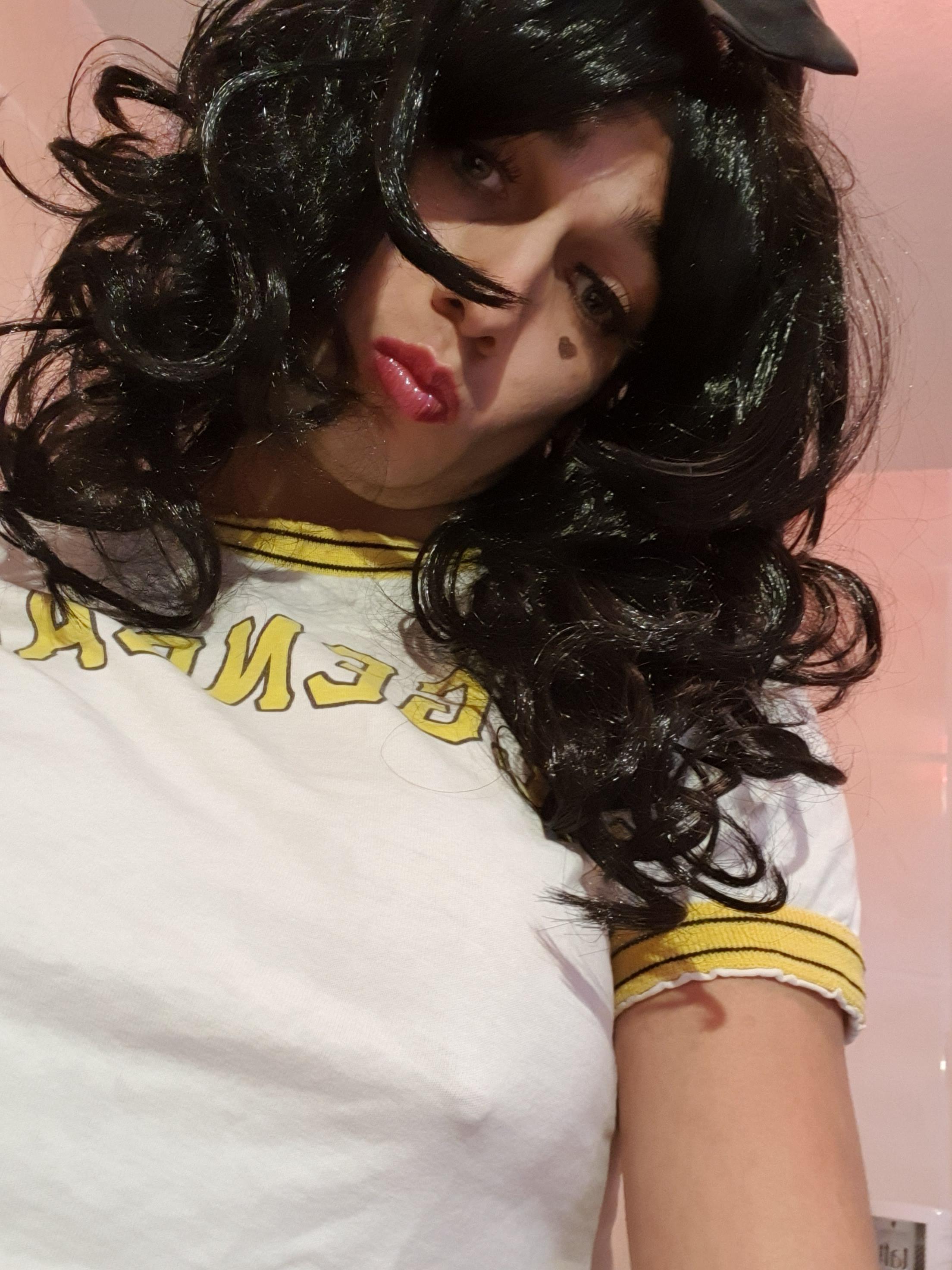 Noticed your bulge, may I see??? | Scrolller