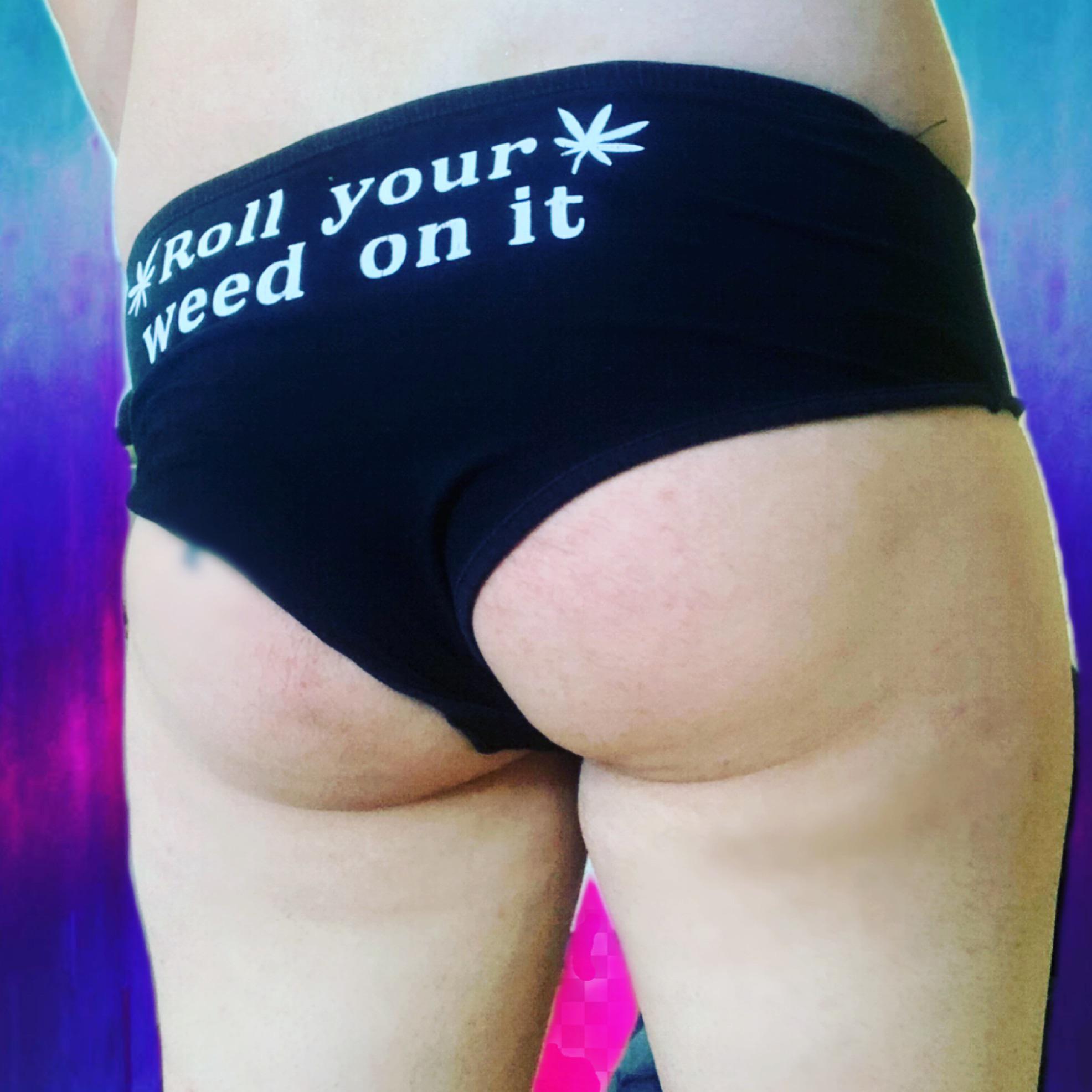 NSFW Roll your weed on it 👌 | Scrolller