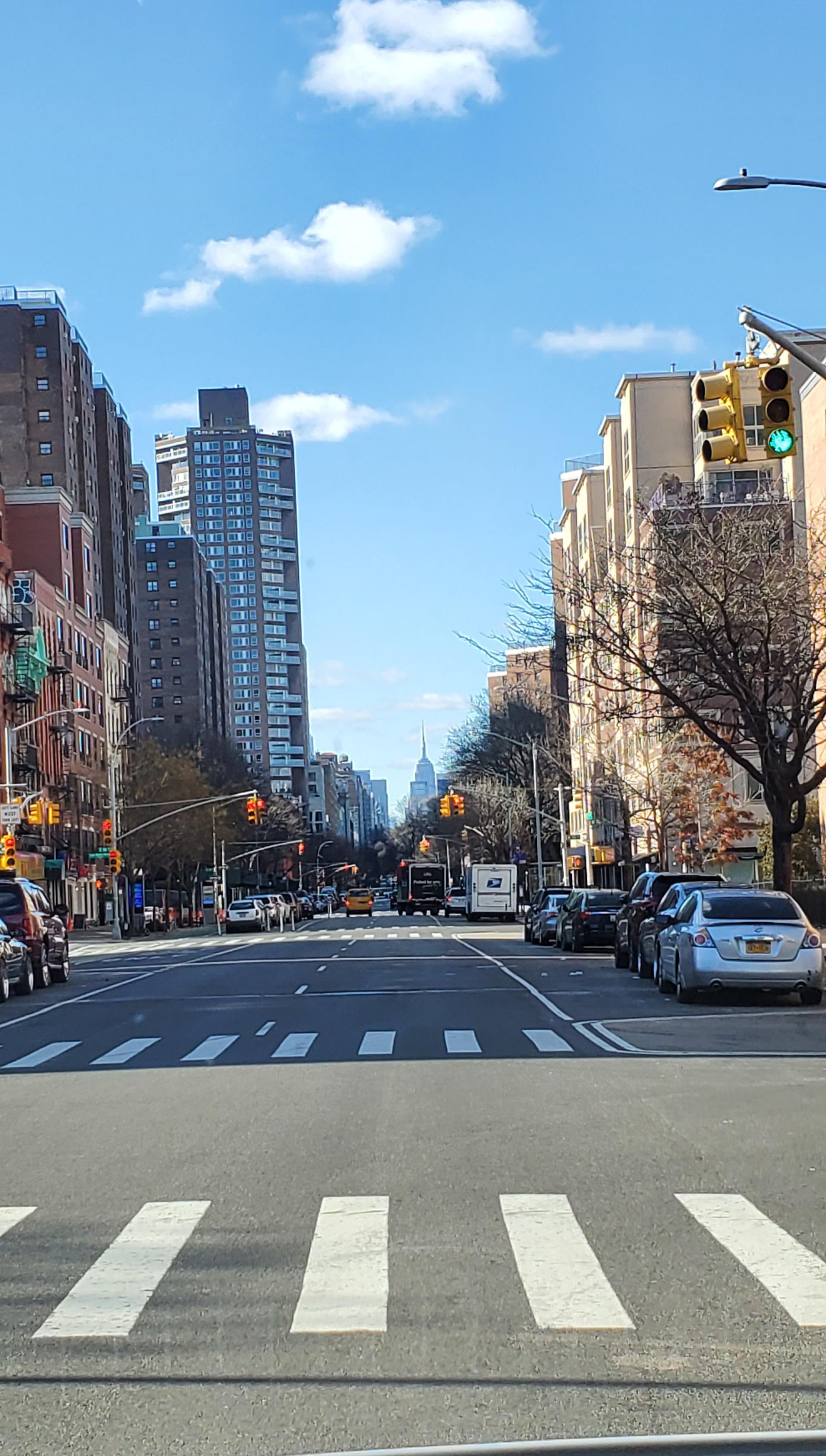 NYC, 5th Ave looking south | Scrolller