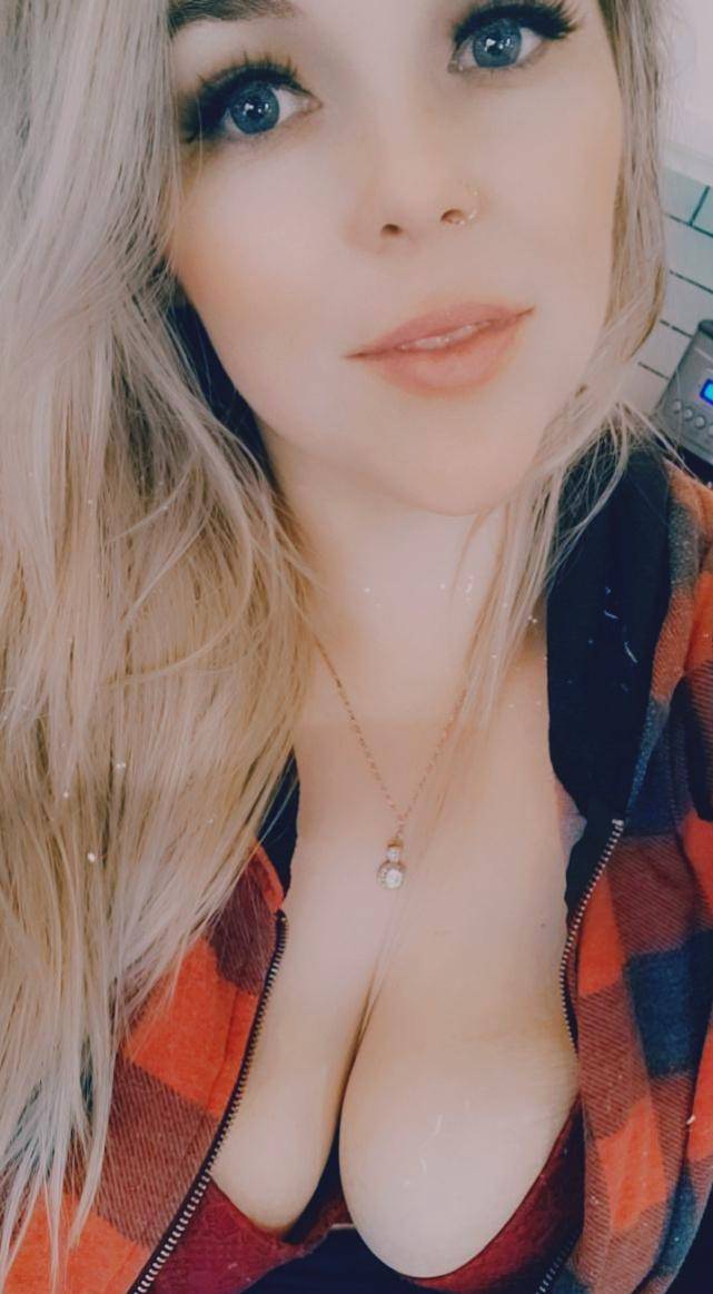 (OC) 34f Good Morning! 💋 | Scrolller