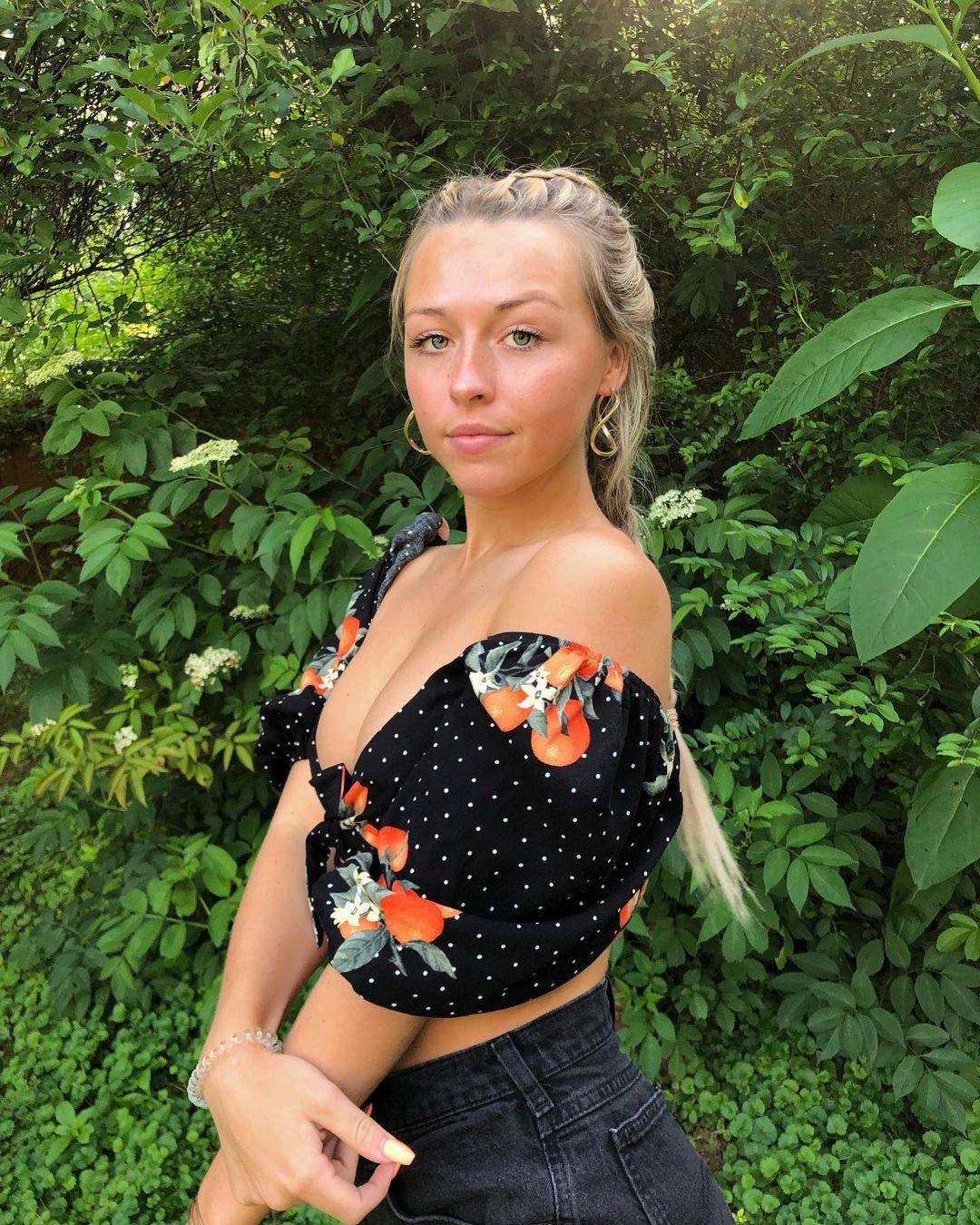 Off the Shoulder (IKTR) | Scrolller