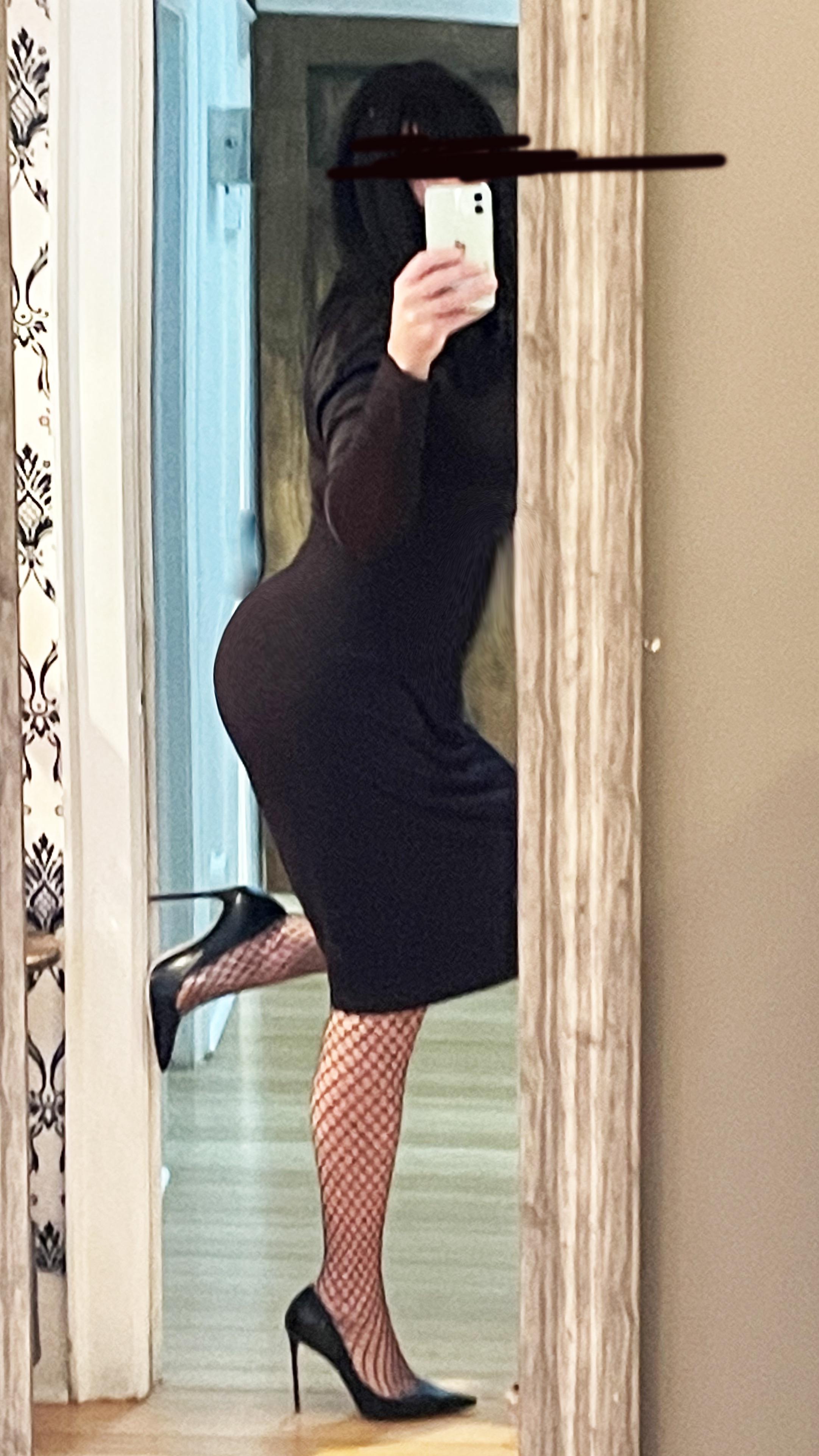 Office ready. Sexy, subtle and feeling great. Ready for a workday! | Scrolller