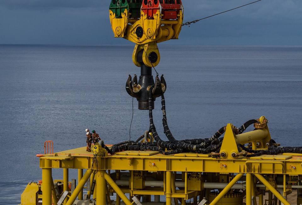Offshore rigging | Scrolller