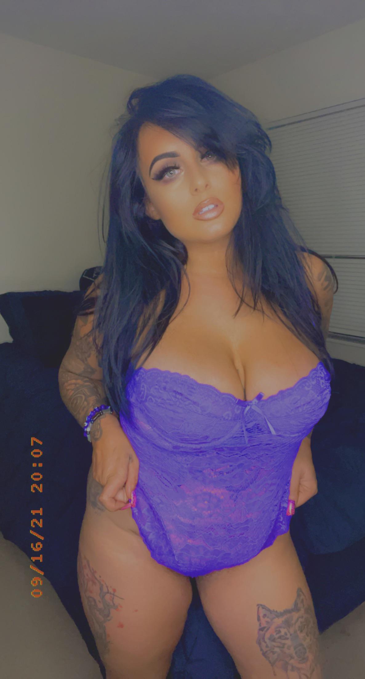 Hello human 🖤🙃 | Scrolller