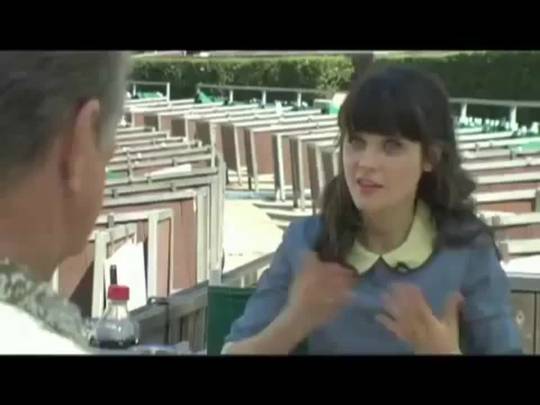 Old musician gives Zooey Deschanel a compliment. | Scrolller