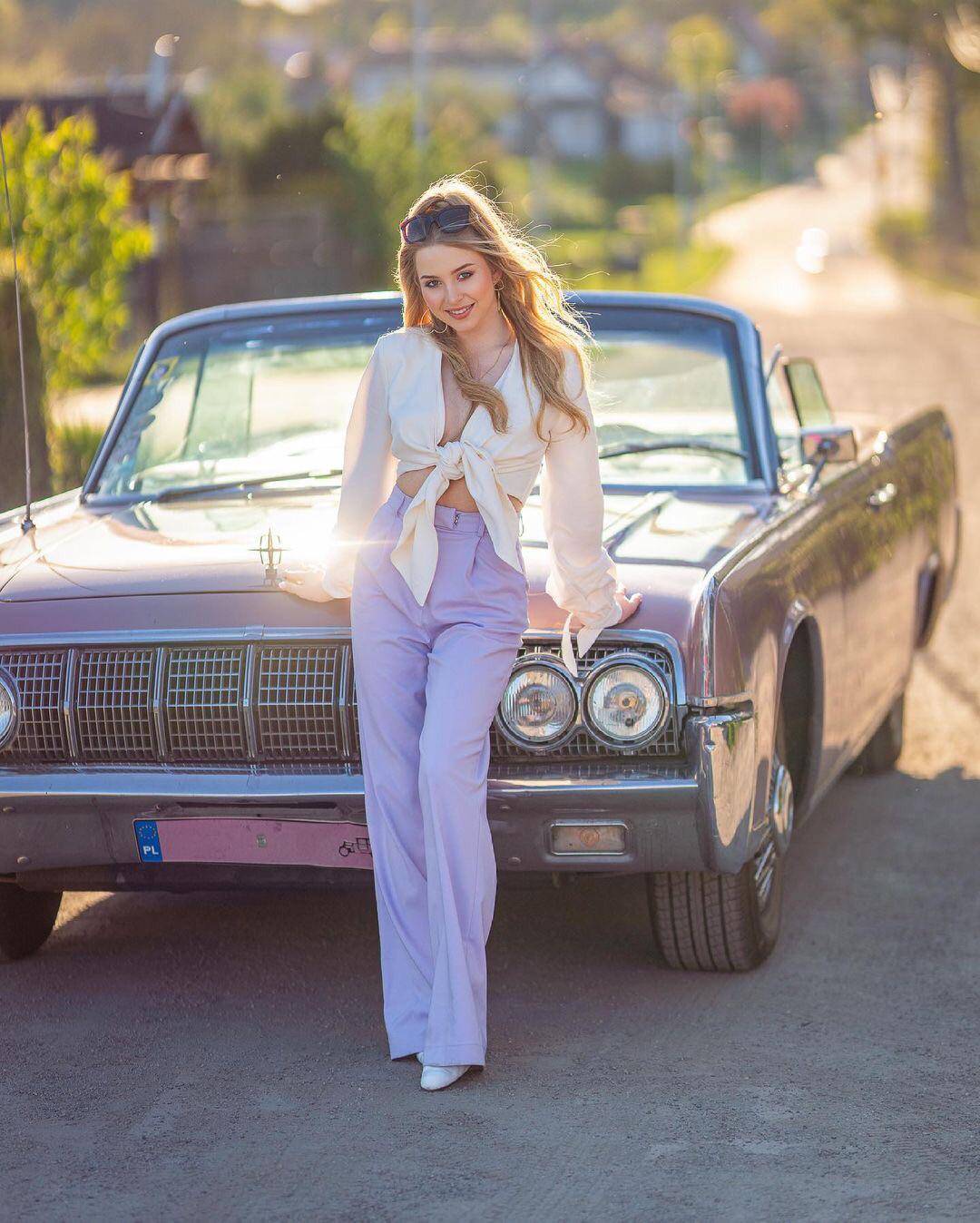 Old School | Scrolller