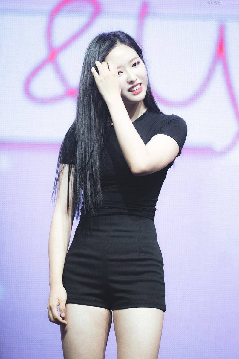 Olivia hye | Scrolller
