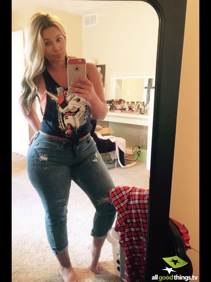 Olivia Jensen in Jeans | Scrolller