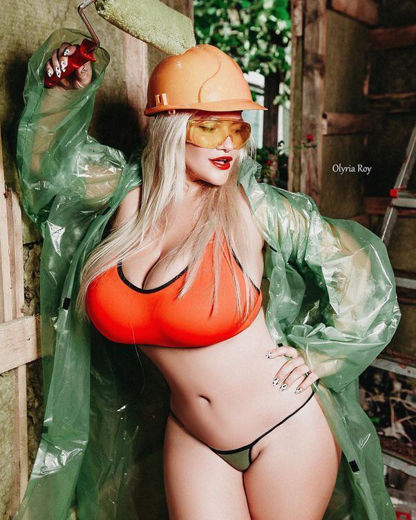 Olyria Roy looking damn fine | Scrolller