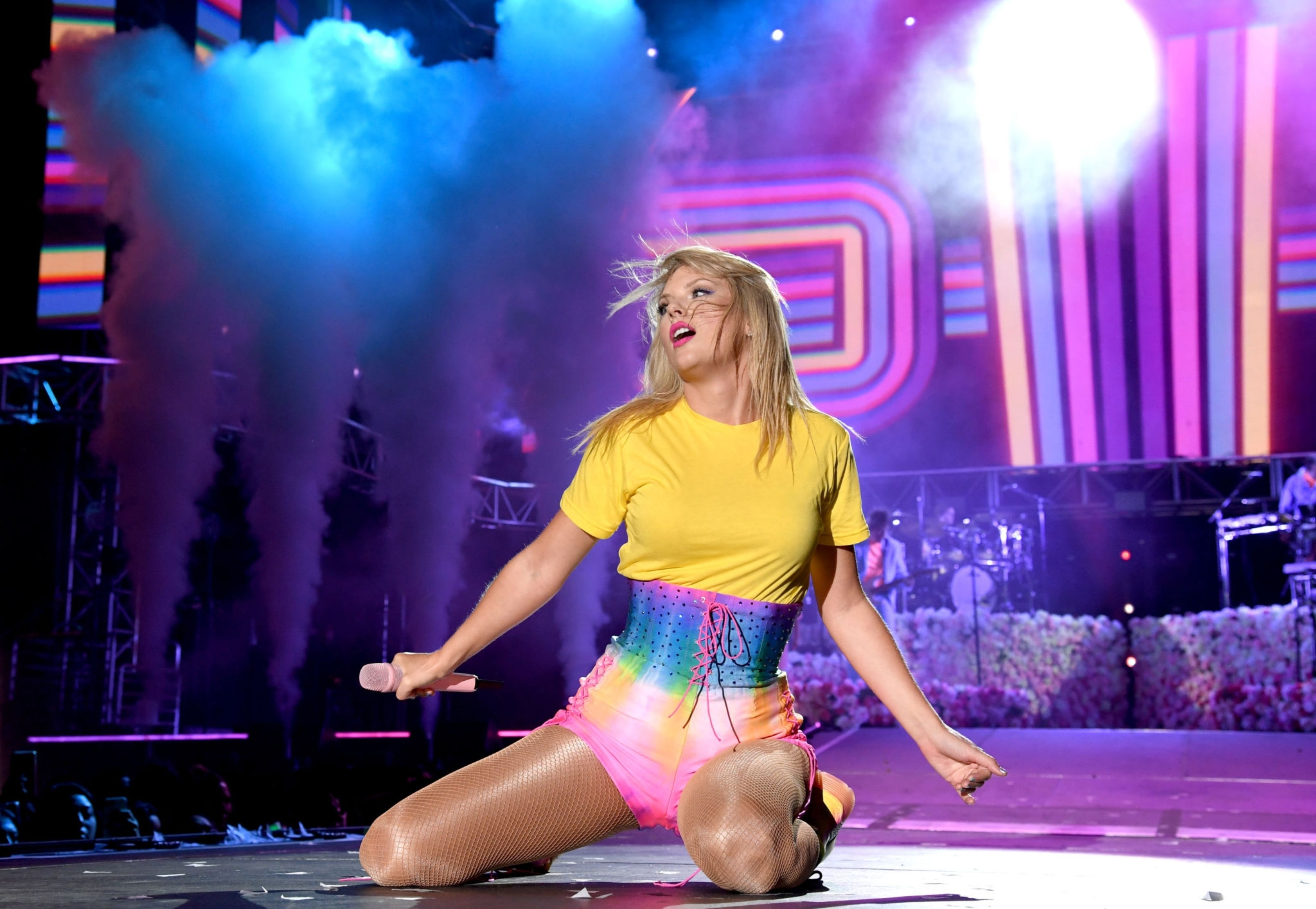 on her knees | Scrolller