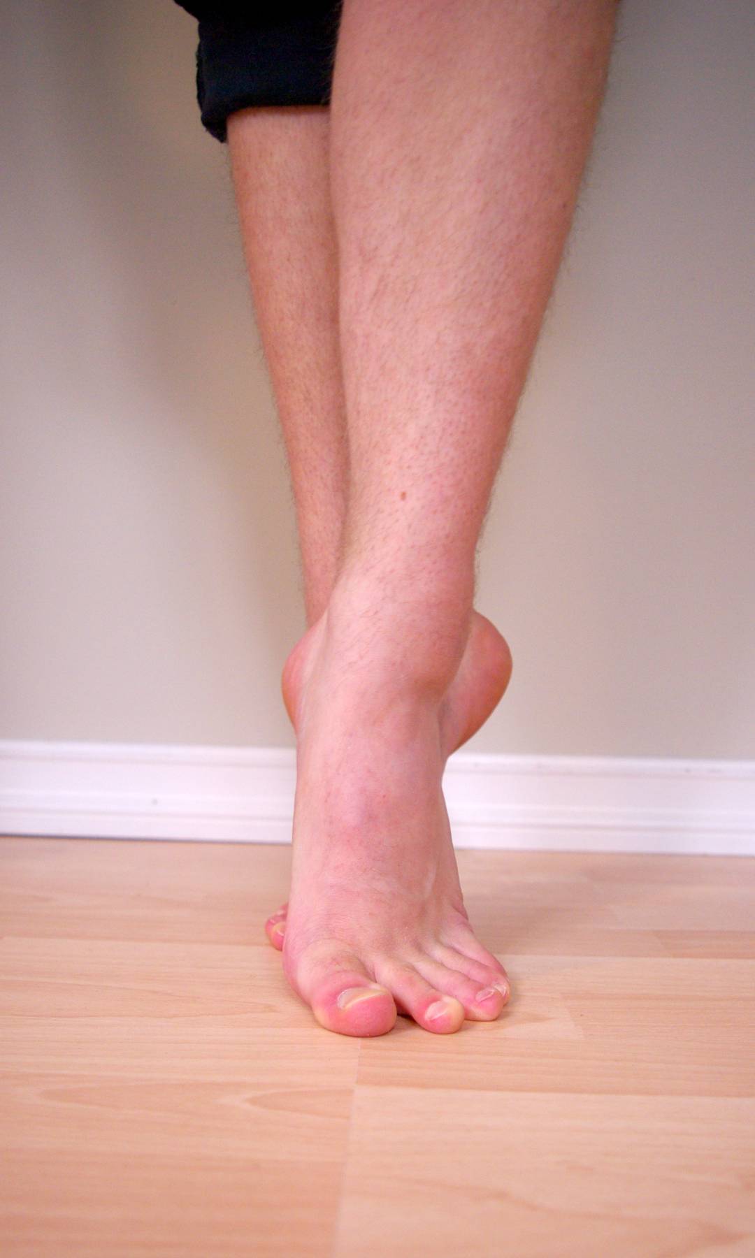 On my tippy toes 😏 😈 | Scrolller