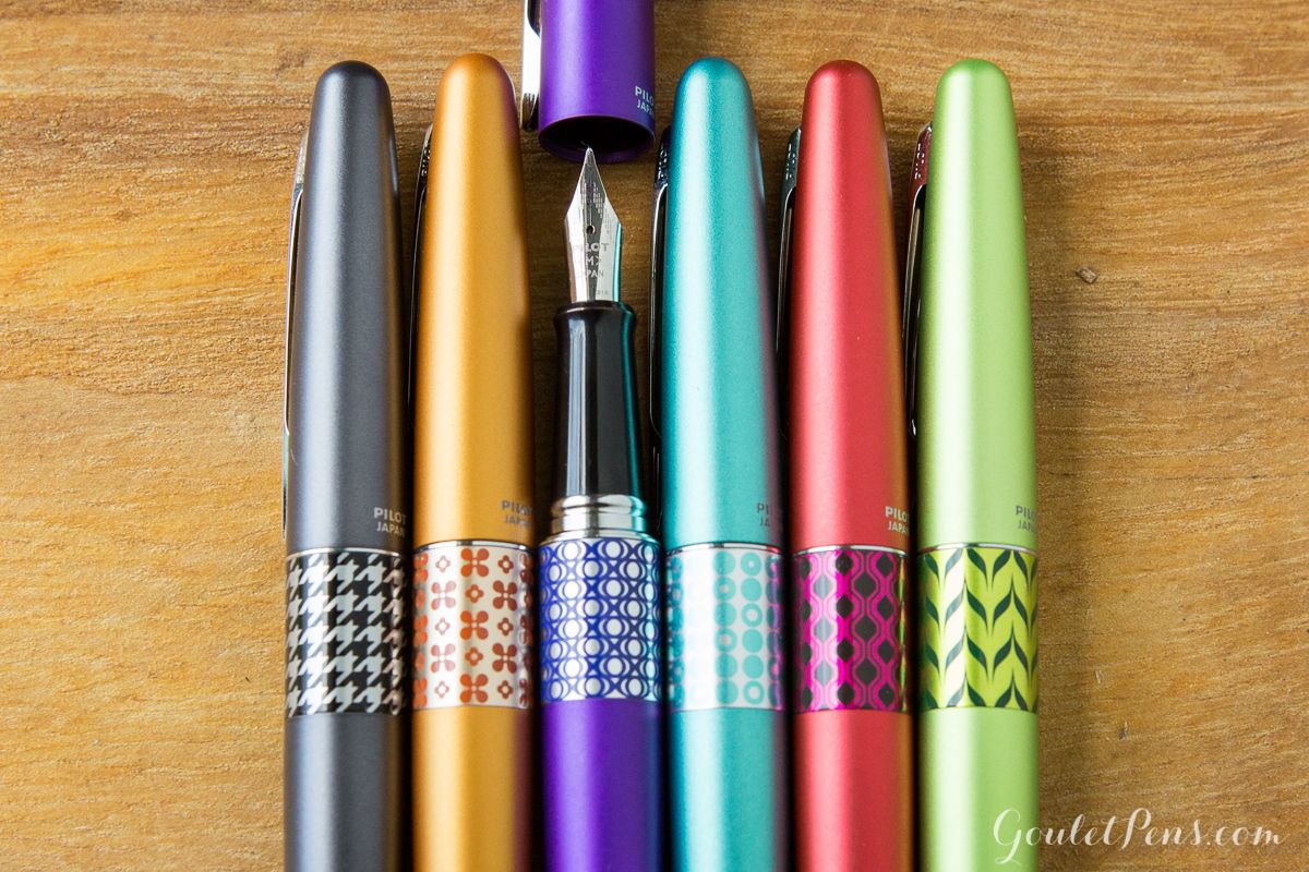 On the black 'Pilot Metropolitan Retro Pop' | Scrolller