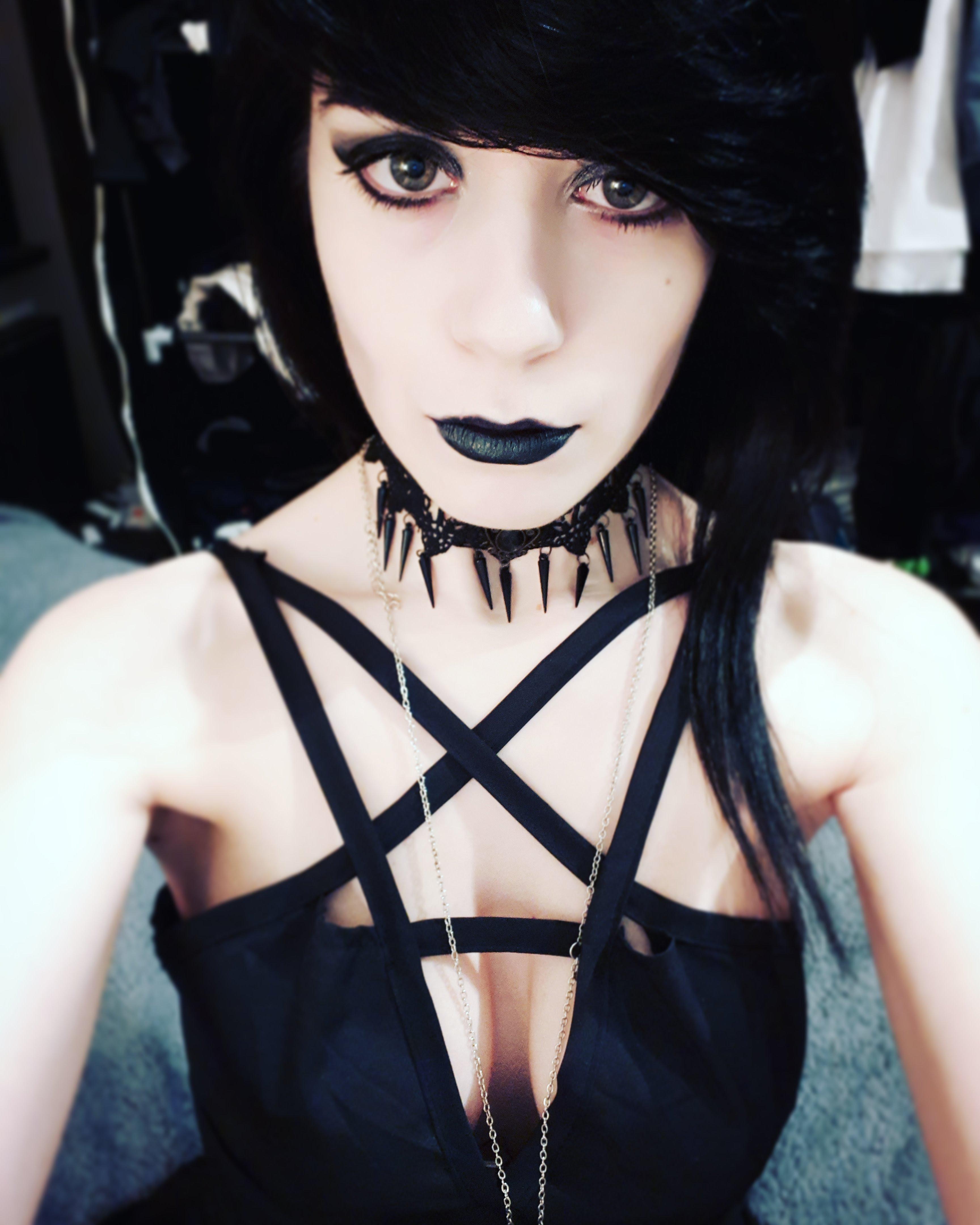 One of my all time favourite selfies 🖤⛓ | Scrolller