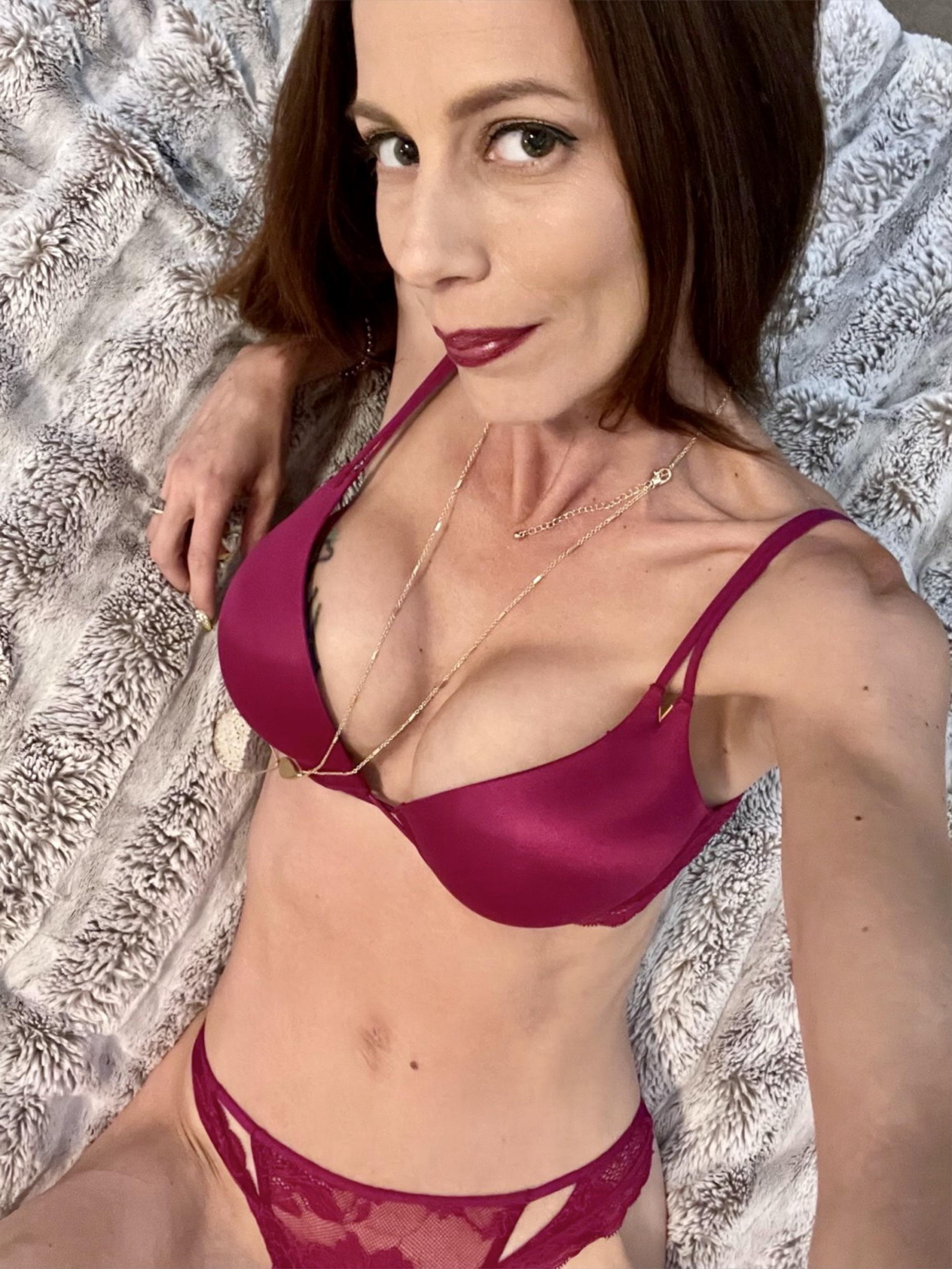 One of my new plum bombshell bras, love this color on me | Scrolller