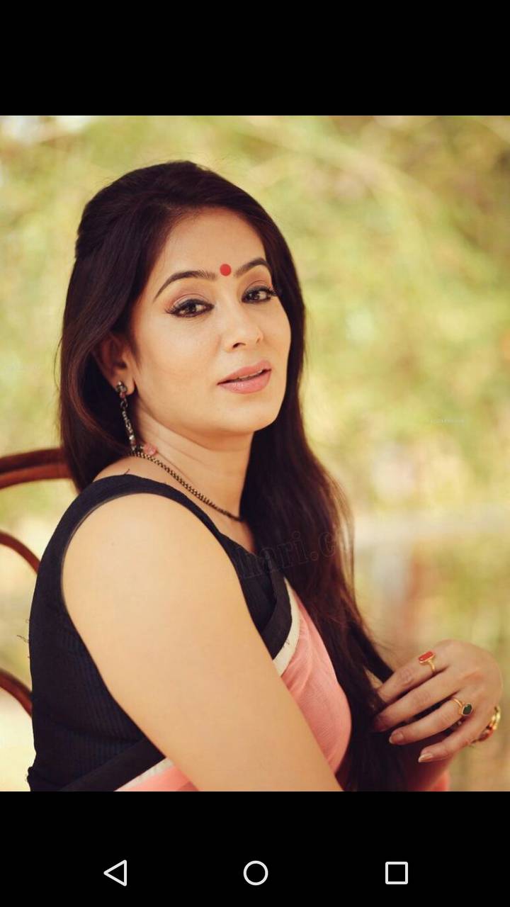 One on her please anc also what's her name? | Scrolller