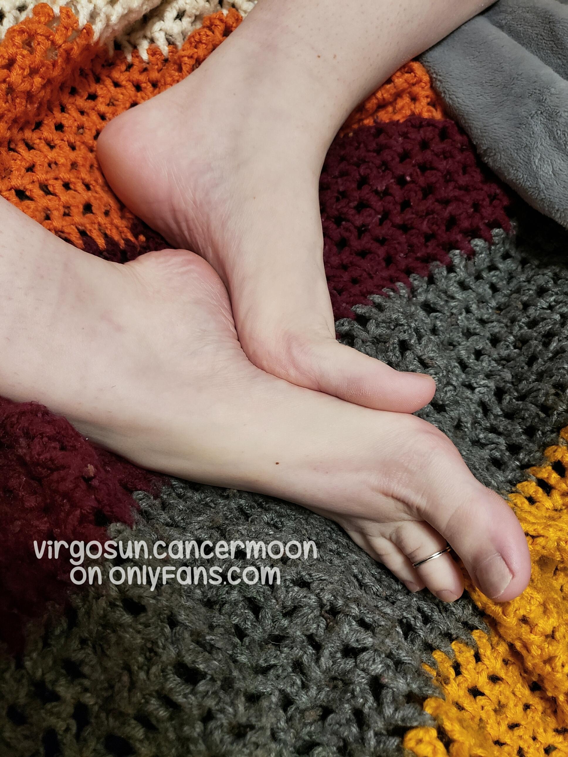Onlyfans @virgosun.cancermoon | Scrolller