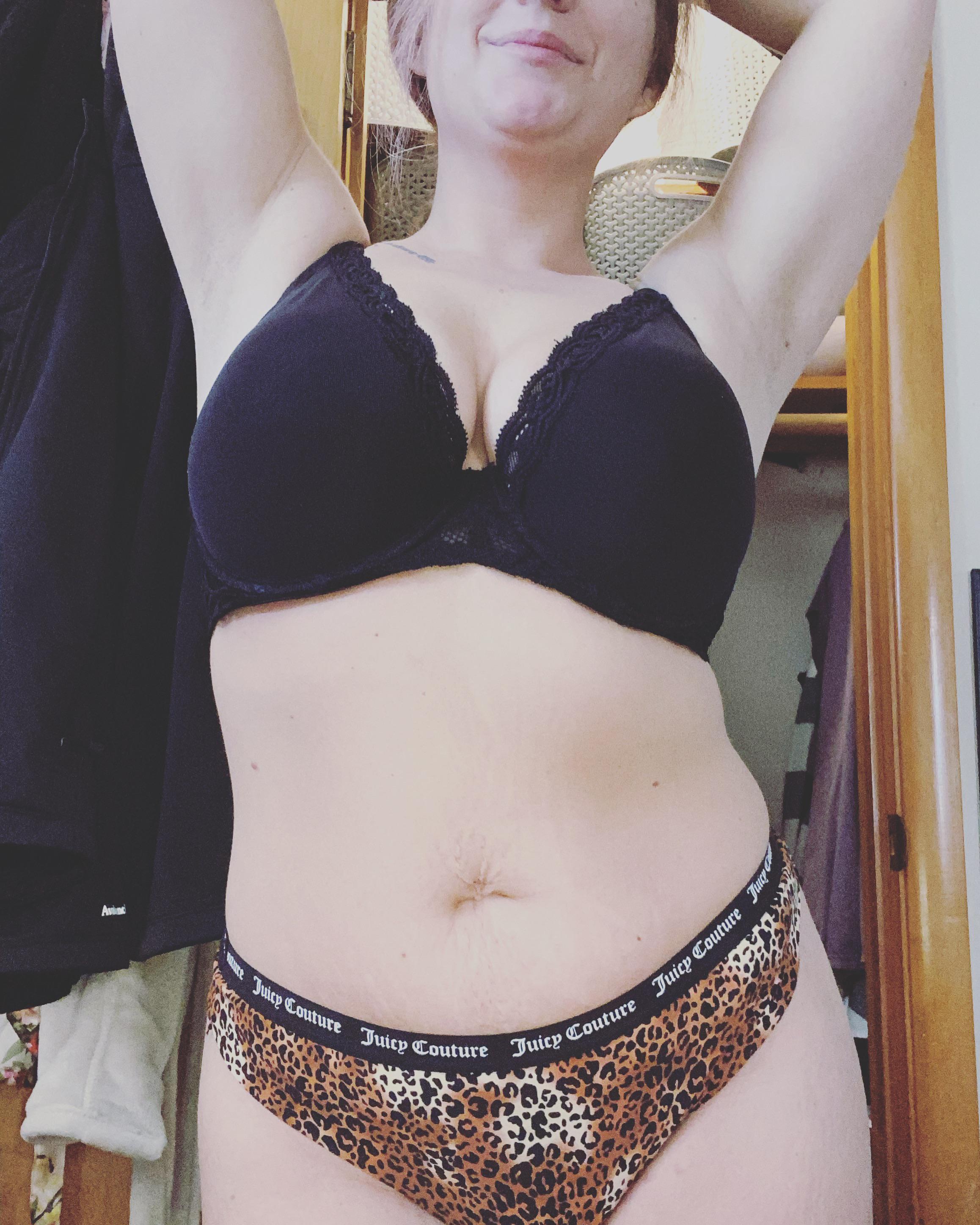 Ons explore my curves 😈 | Scrolller