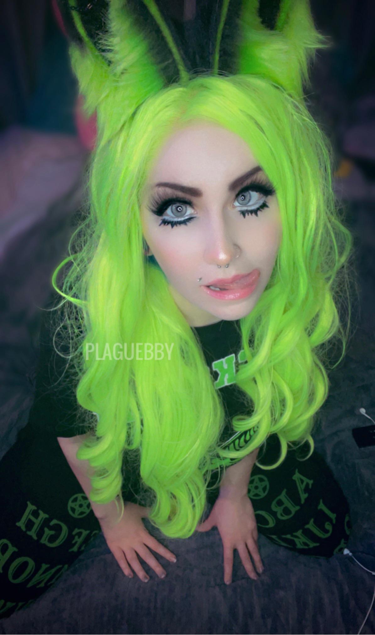 Ouija bunny 💚 | Scrolller