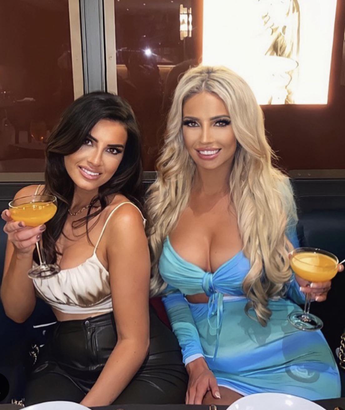 Out for drinks - difficult one | Scrolller