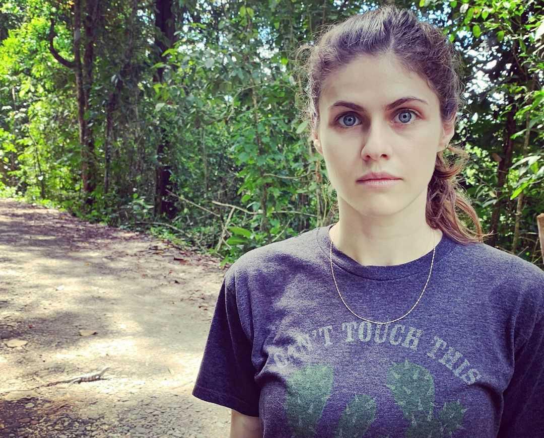 Out in nature | Scrolller