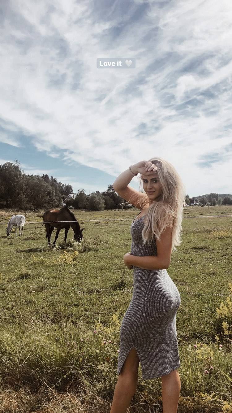 Out in the field | Scrolller