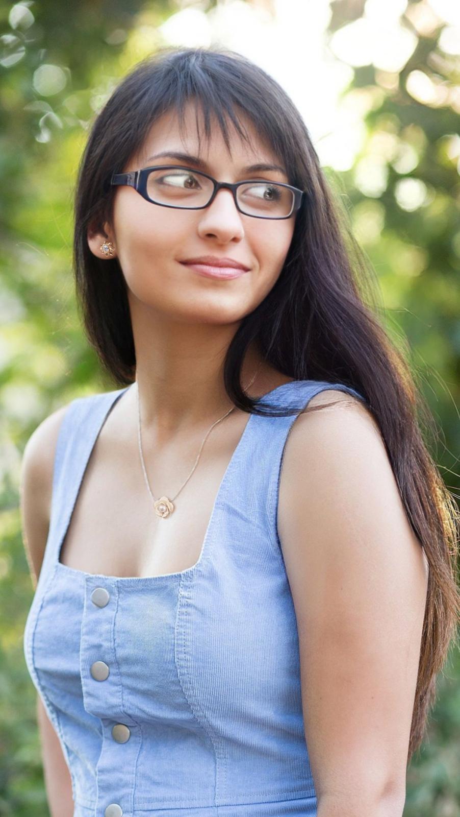 Outdoor posing brown eyed cutie ! | Scrolller