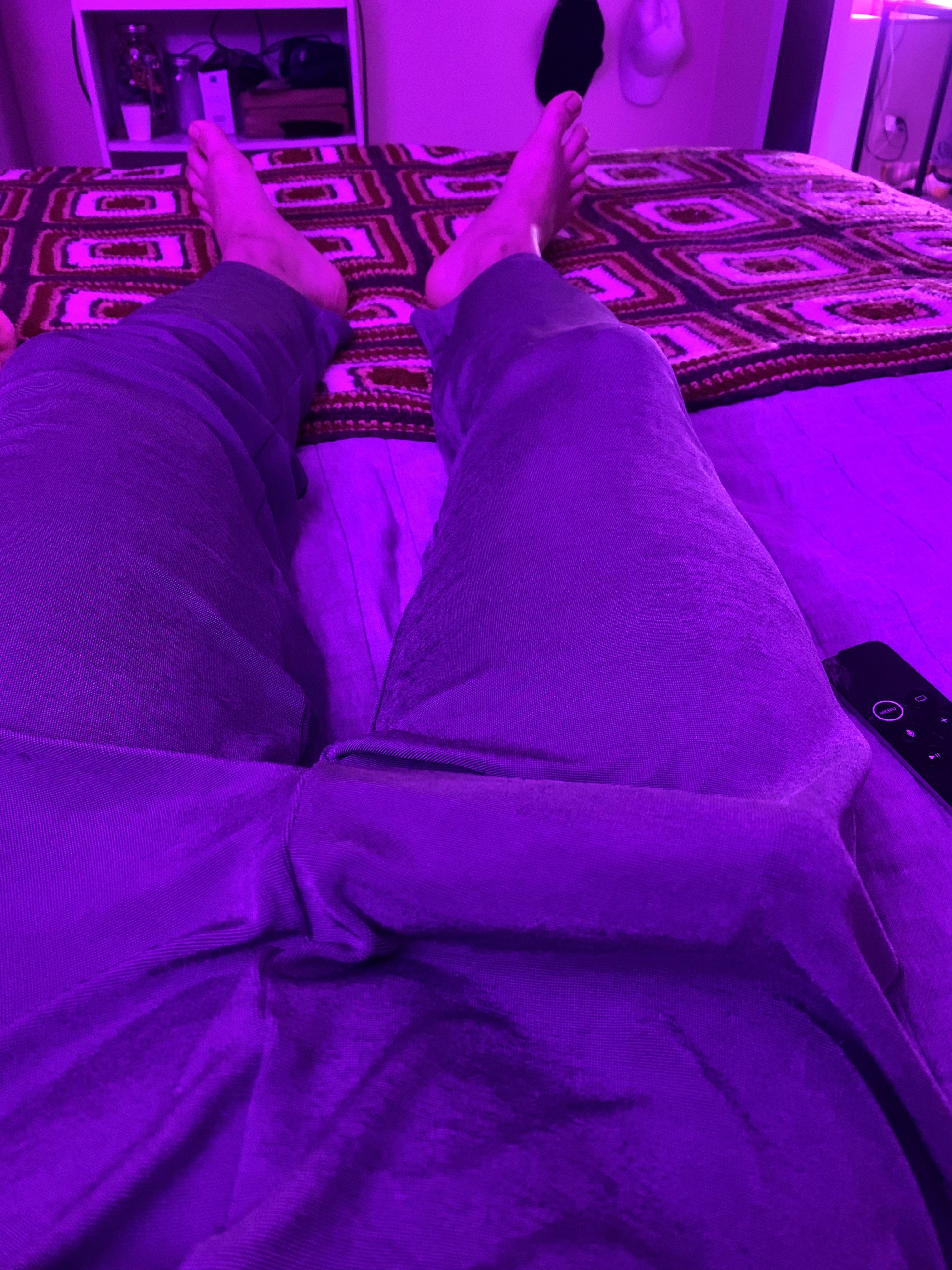 Outlined enough? 🍆 someone snap me 😈 | Scrolller