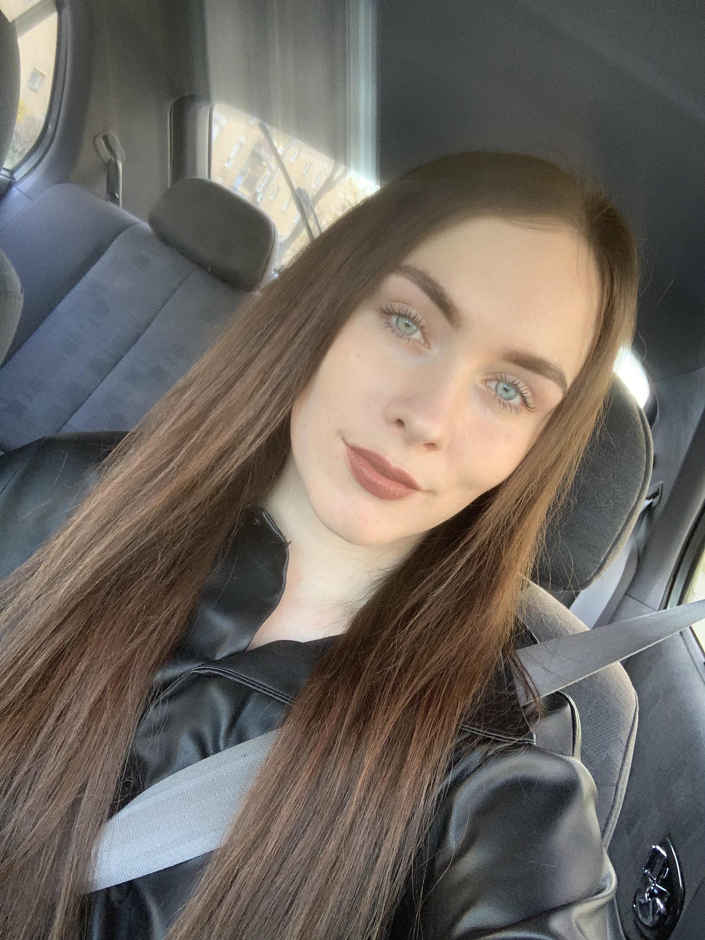 (Over 18) Quick car selfie | Scrolller