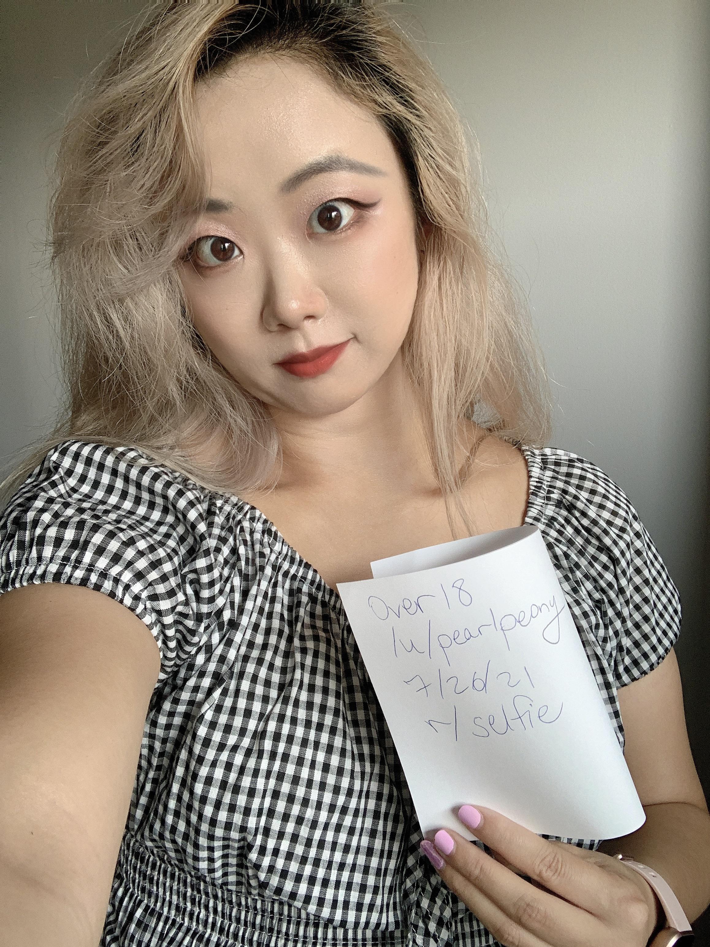 Over 18, verification selfie | Scrolller