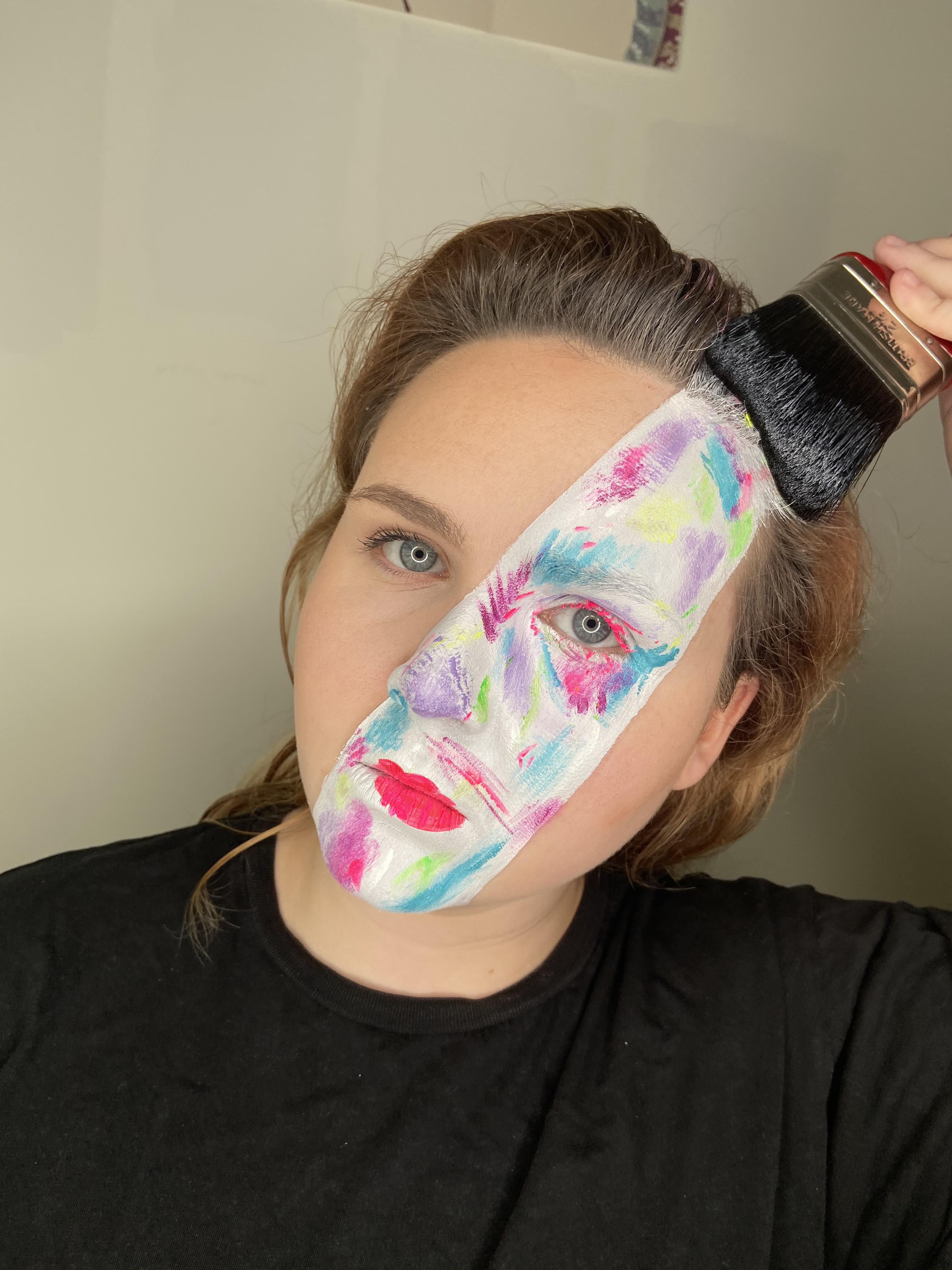 Painted Makeup Scrolller