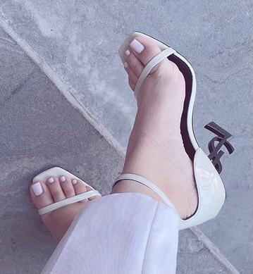 Paki feet for a wank DM for more | Scrolller