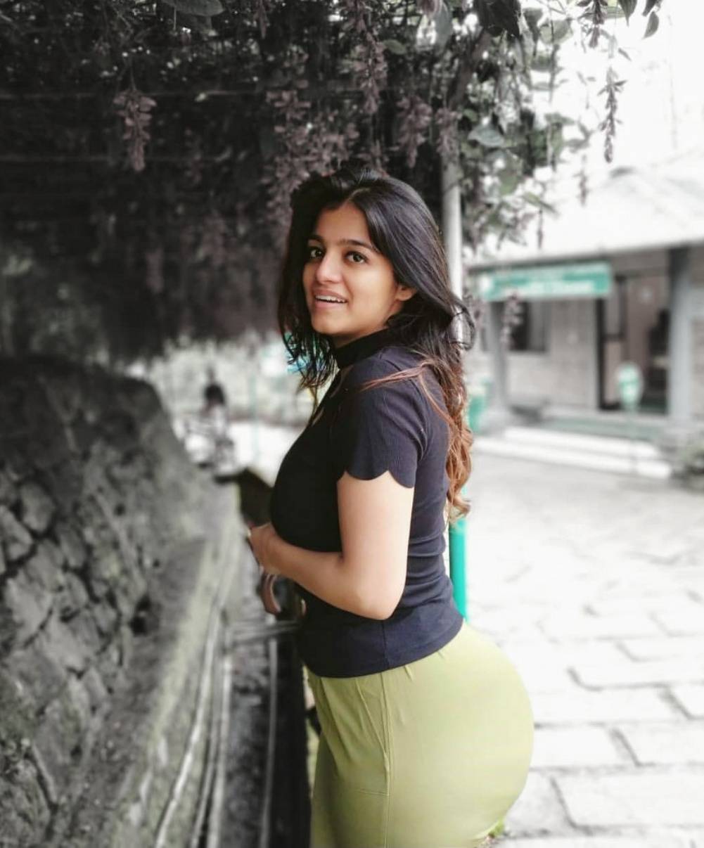 Pants can't hide that... | Scrolller