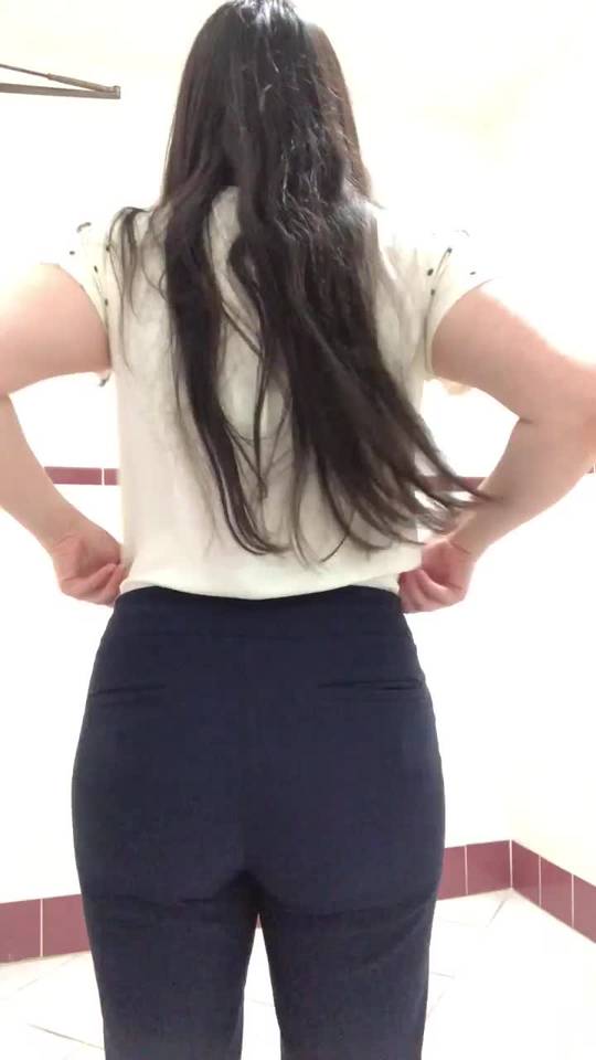 Panty peeling on the clock | Scrolller