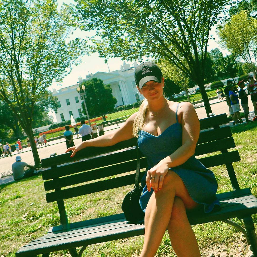 Park bench | Scrolller