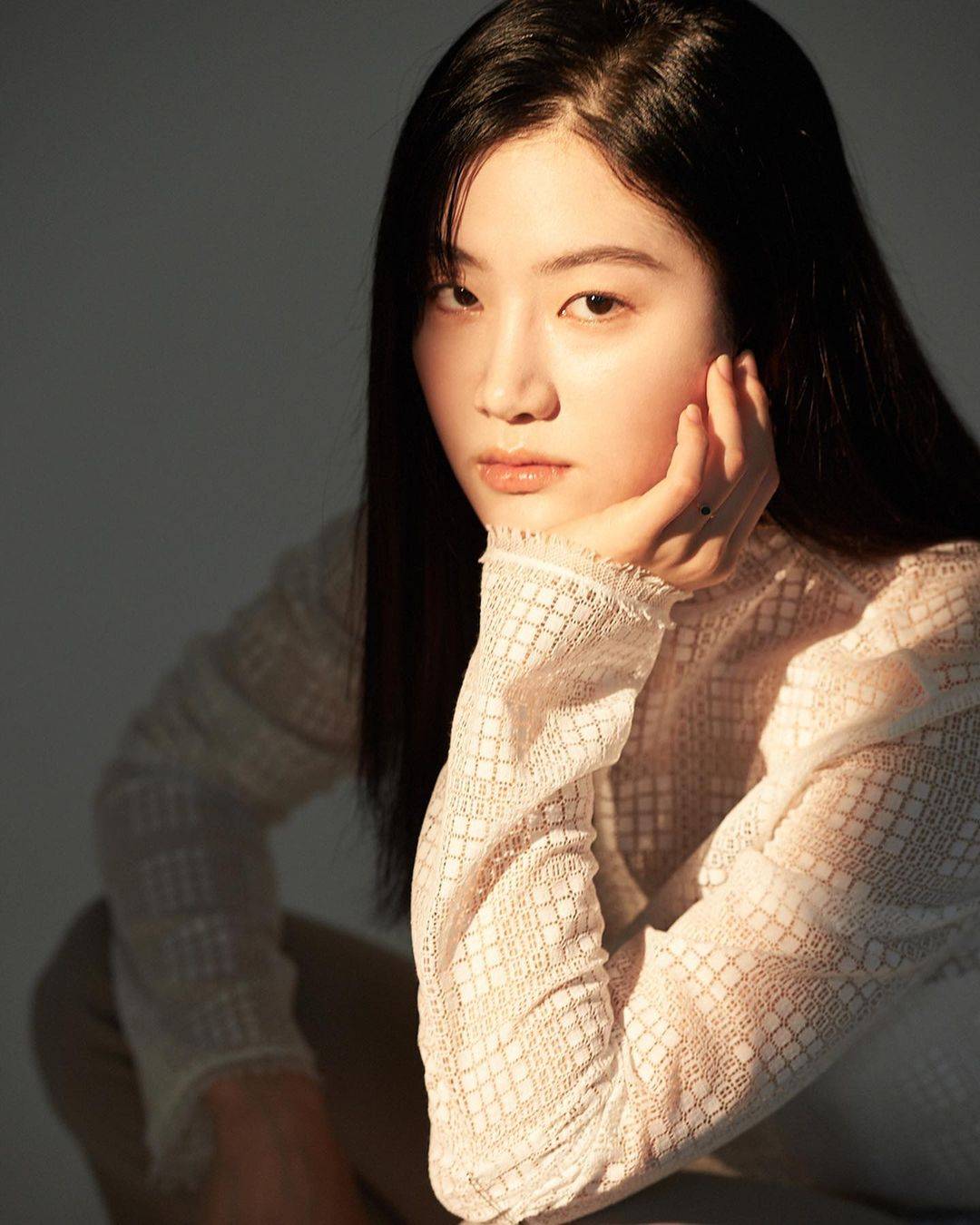 Park Ju Hyun | Scrolller