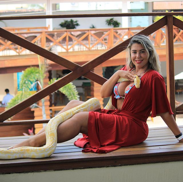 Patty Queiroz | Scrolller