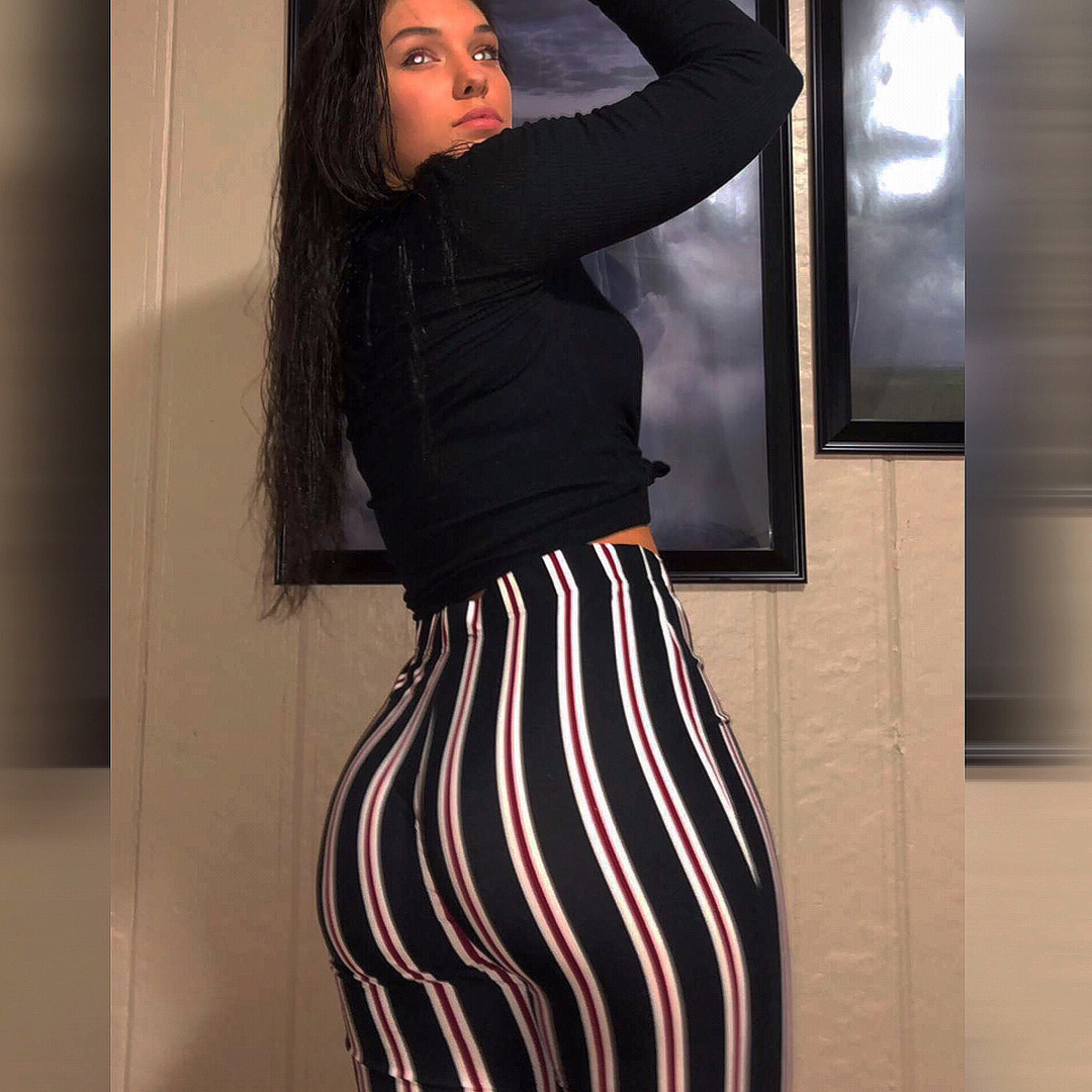 PAWG all flared up | Scrolller