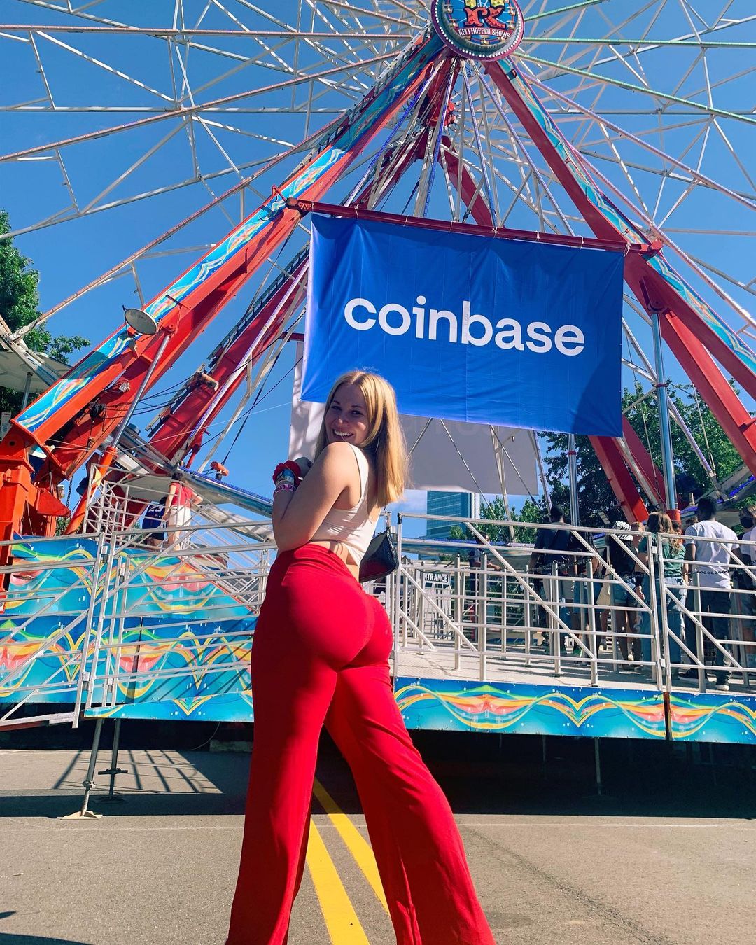 PAWG in Red | Scrolller