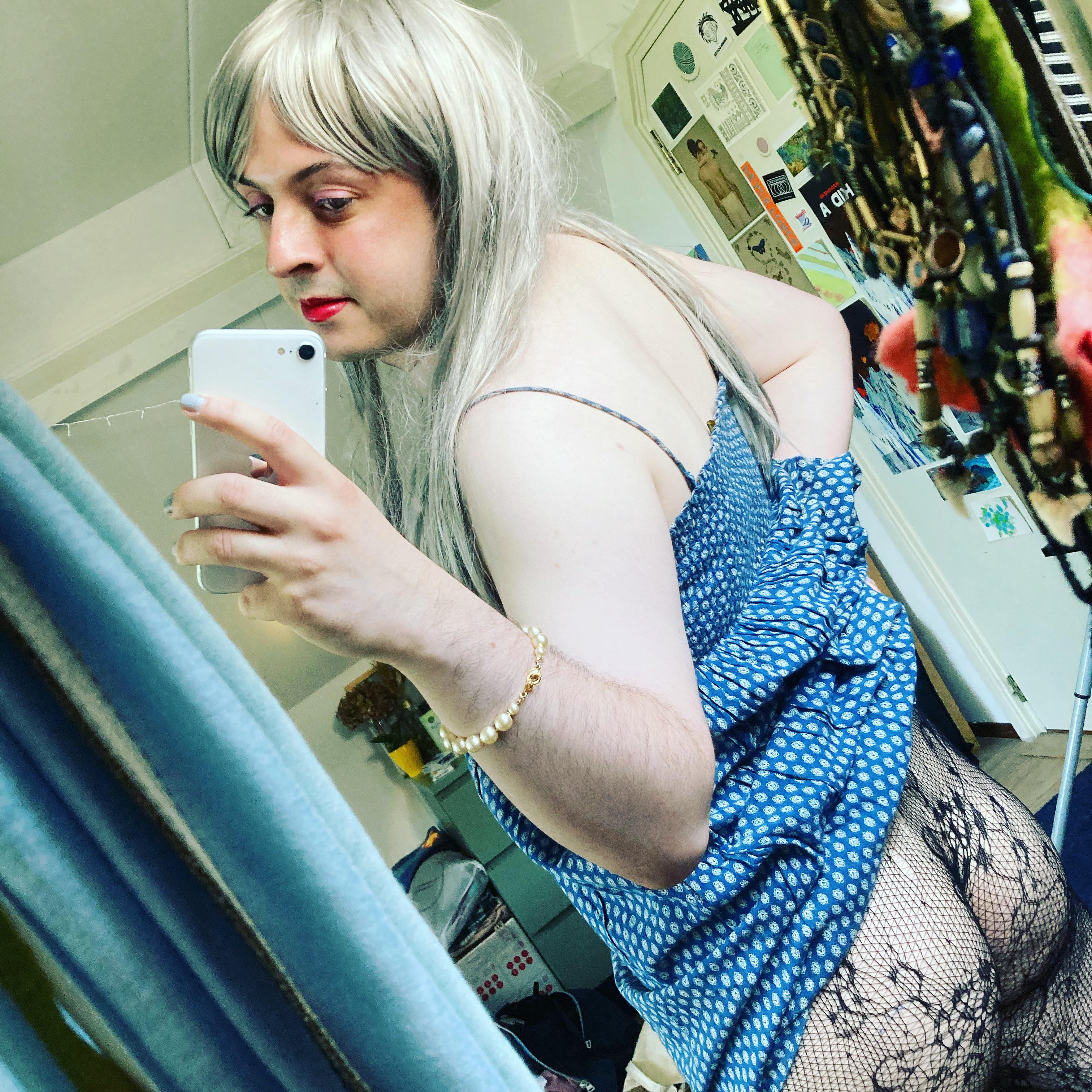 Peachy 🍑 | Scrolller