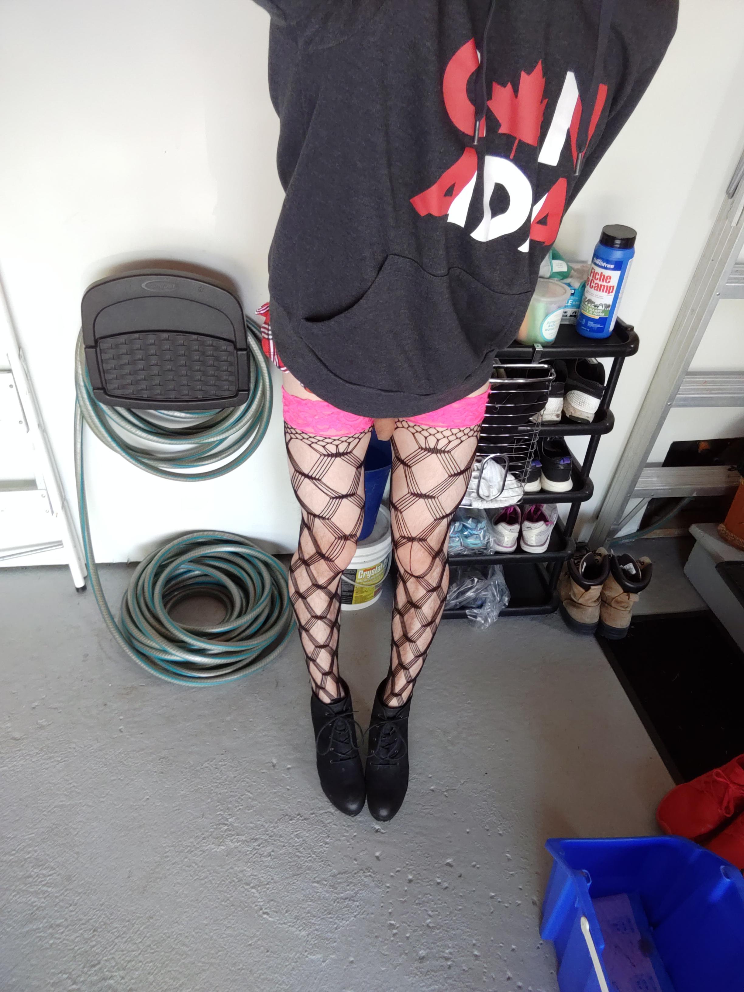 Peep 👀 | Scrolller